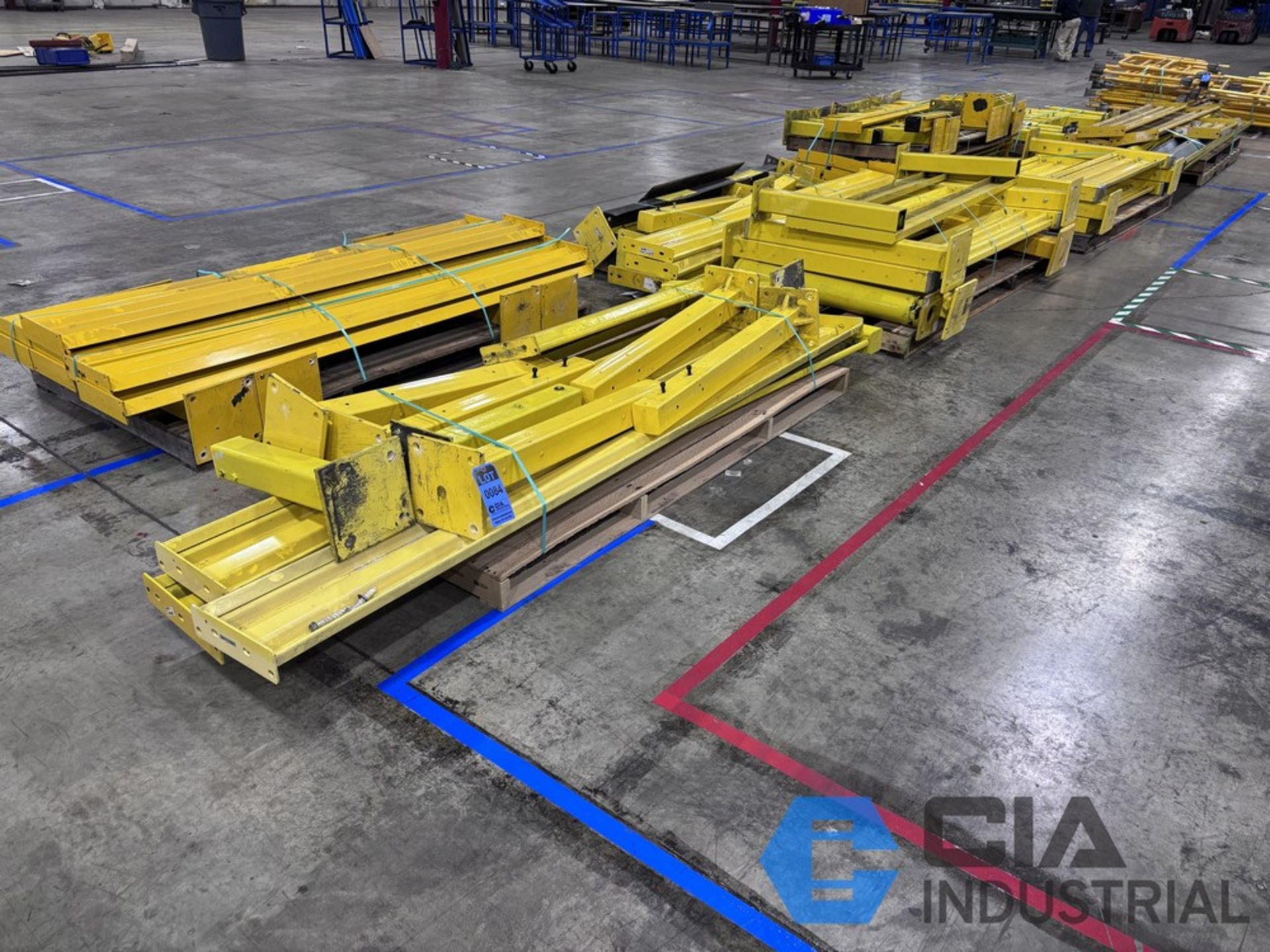 (LOT) MISCELLANEOUS INDUSTRIAL WAREHOUSE SAFETY GUARD RAIL