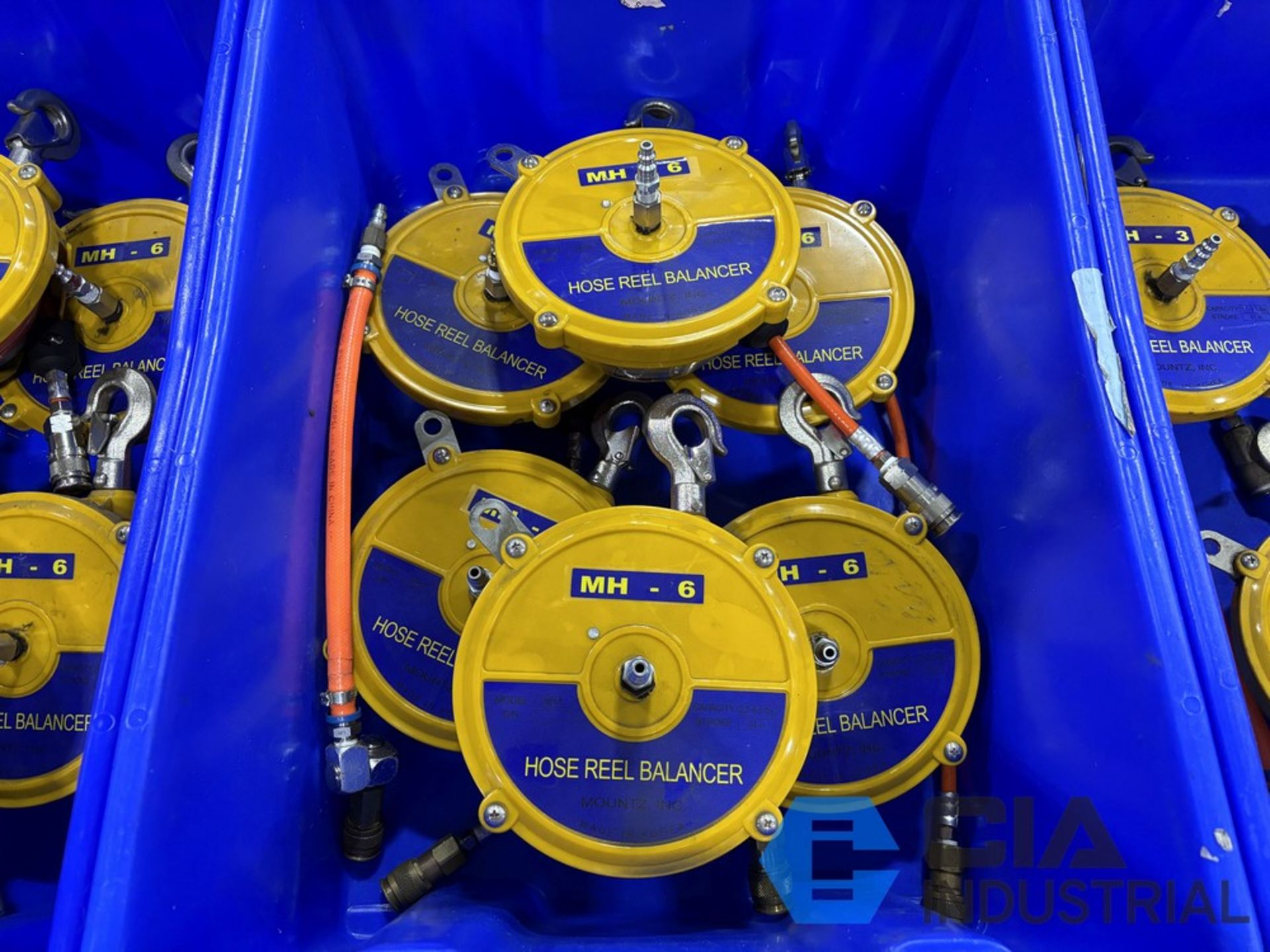 { Choice of lots: 26, 27, 28 (P) } MOUNTZ INC MODEL MH-6 HOSE REEL ...