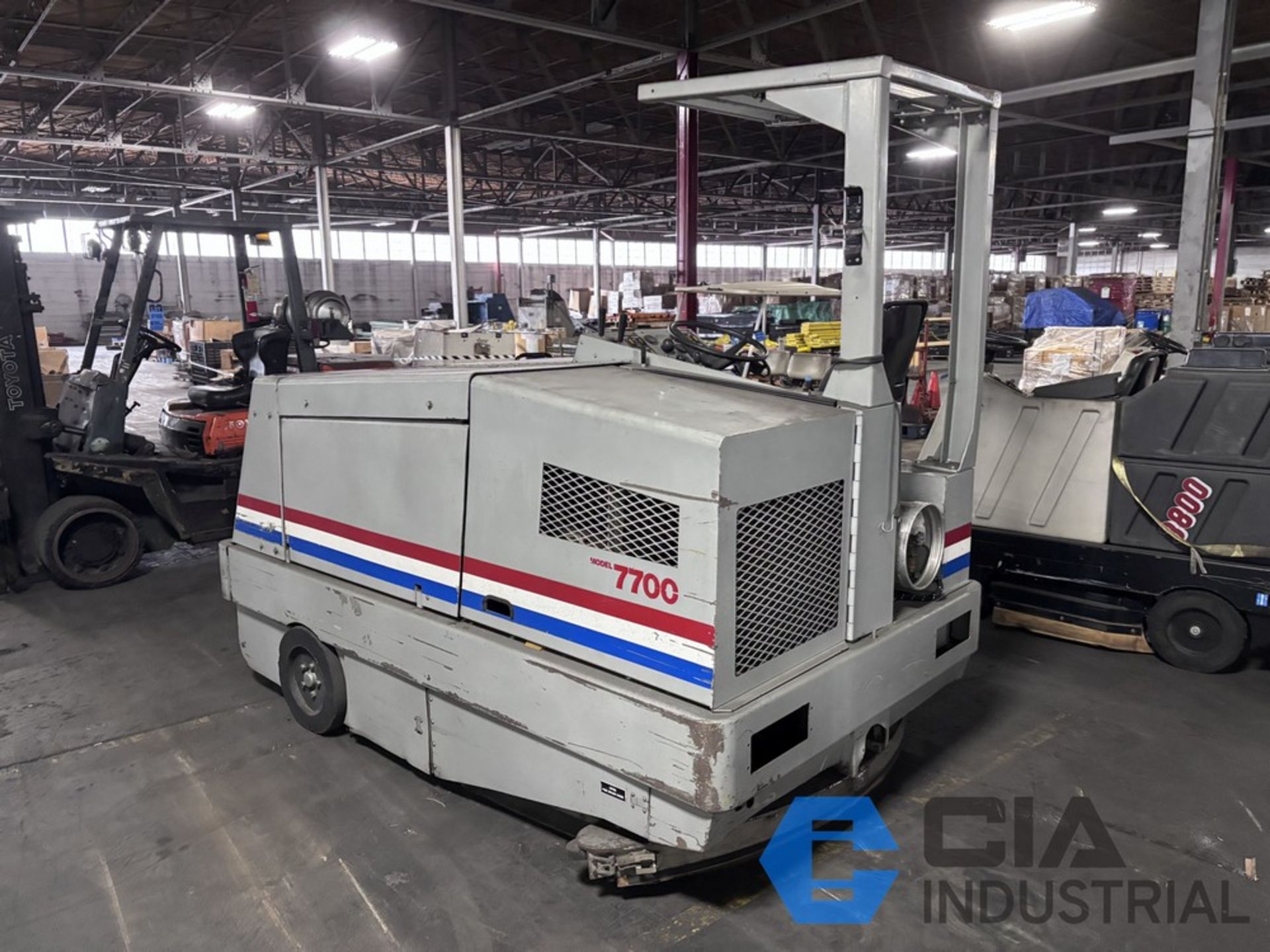 CLARKE AMERICAN LINCOLN MODEL 505-202 LP RIDE ON FLOOR SWEEPER ; S/N ...