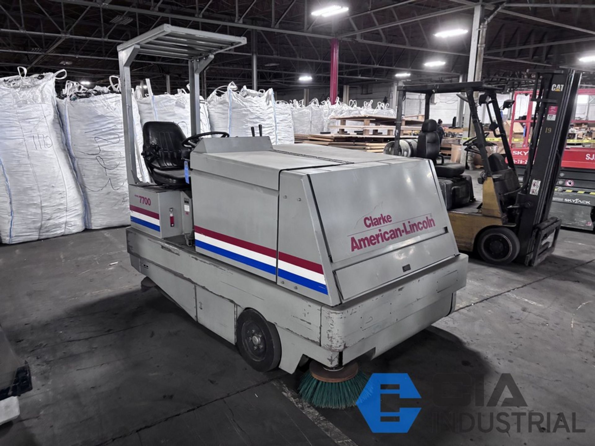 CLARKE AMERICAN LINCOLN MODEL 505-202 LP RIDE ON FLOOR SWEEPER ; S/N ...