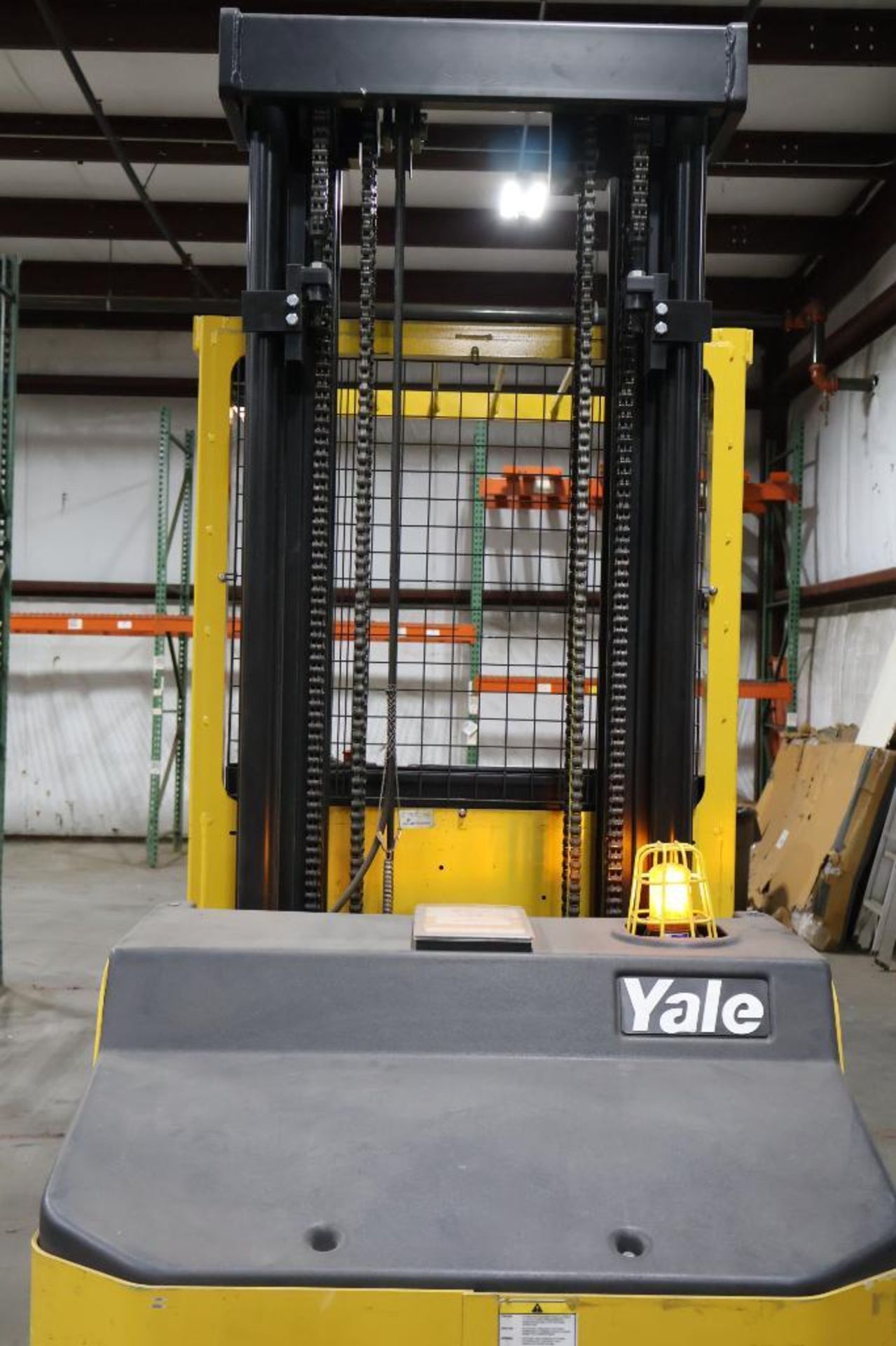 Yale OS030BFN24TE105 3k Order Picker Forklift 24V electric w/ charger ...