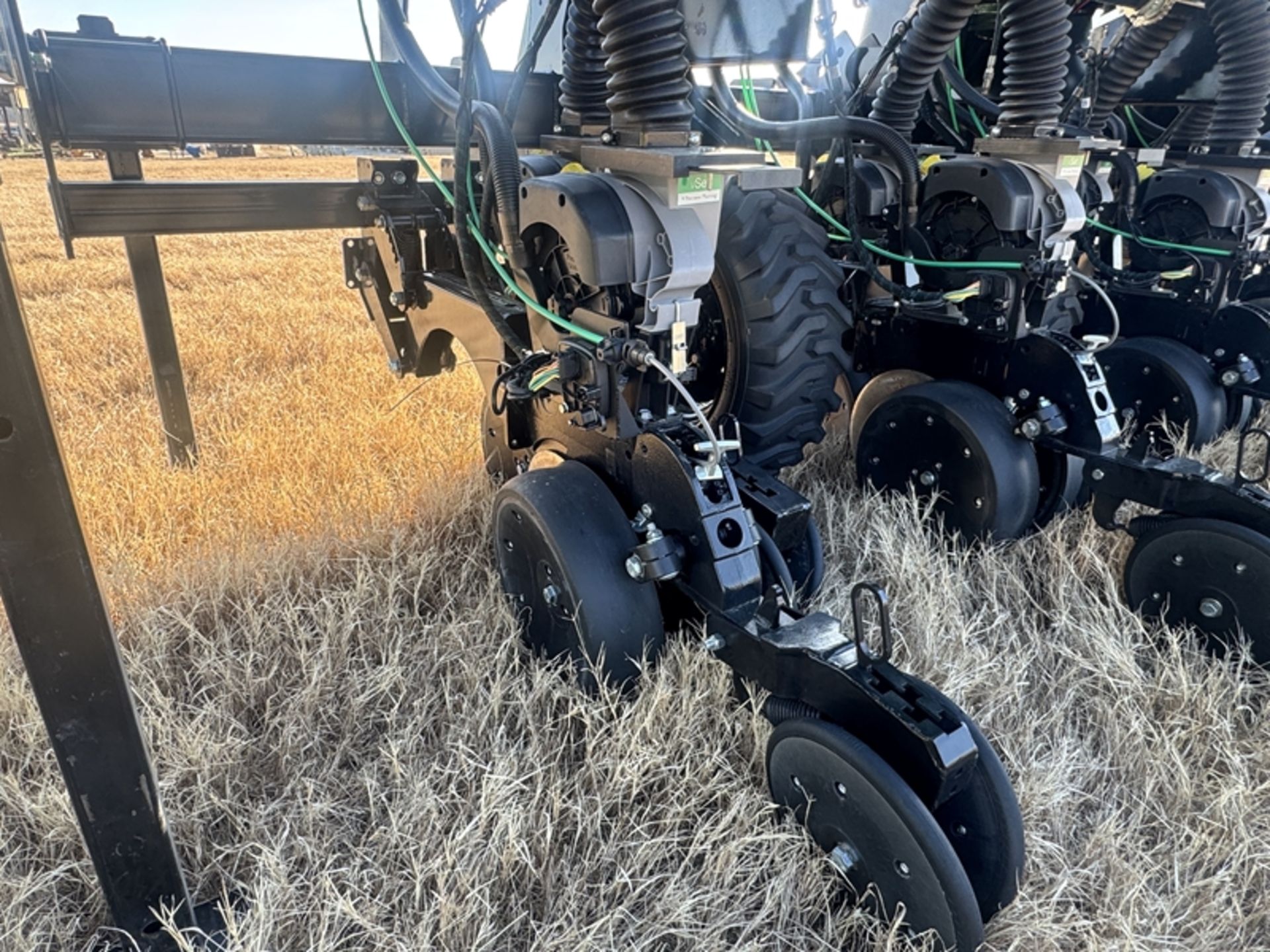 CRUST BUSTER Speed King 6020 TW6X36 peanut planter-Less than 1,500 ...
