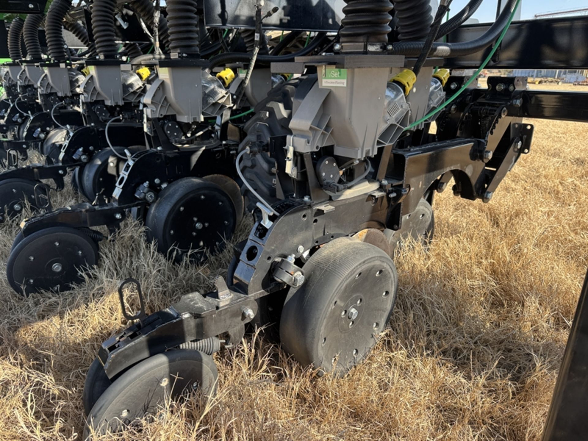 CRUST BUSTER Speed King 6020 TW6X36 peanut planter-Less than 1,500 ...
