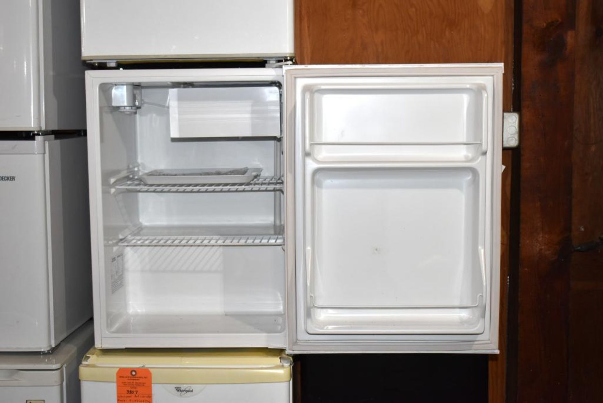 BLACK AND DECKER REFRIGERATOR MODEL; BCF27, 2.7 CUBIC FT. WHITE APPROX ...