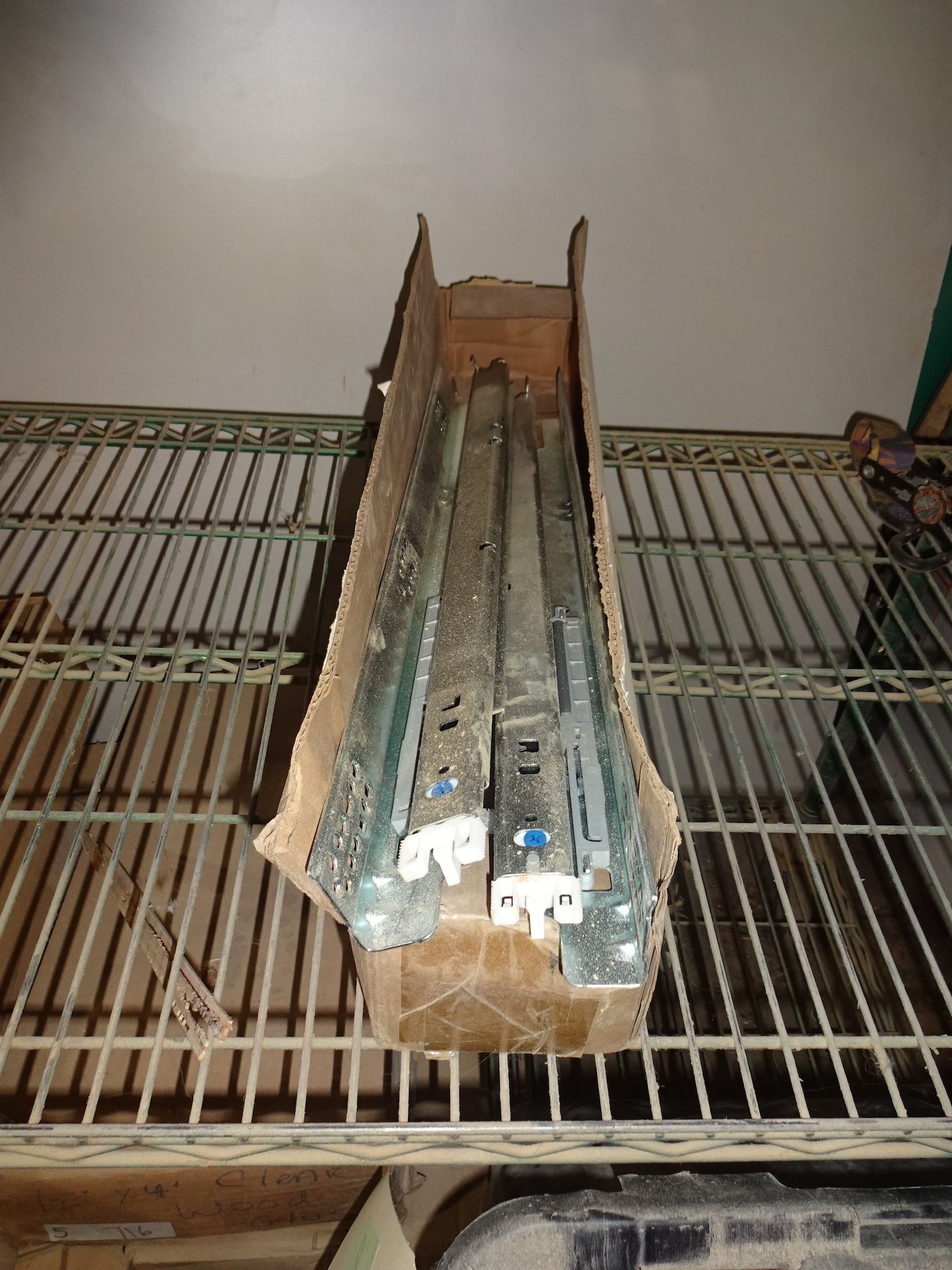 LOT: ASSORTED EDGE BANDING & CABINET HARDWARE WITH PORTABLE RACK