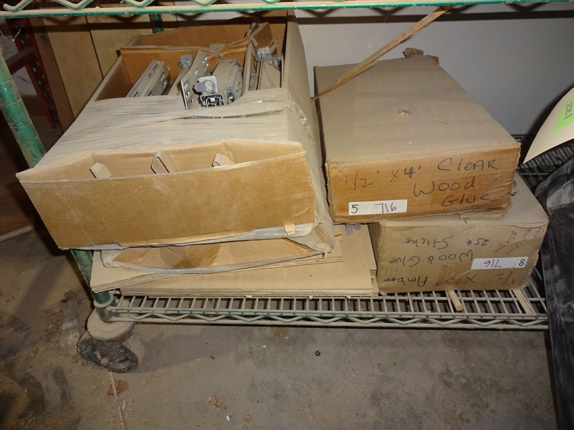 LOT: ASSORTED EDGE BANDING & CABINET HARDWARE WITH PORTABLE RACK