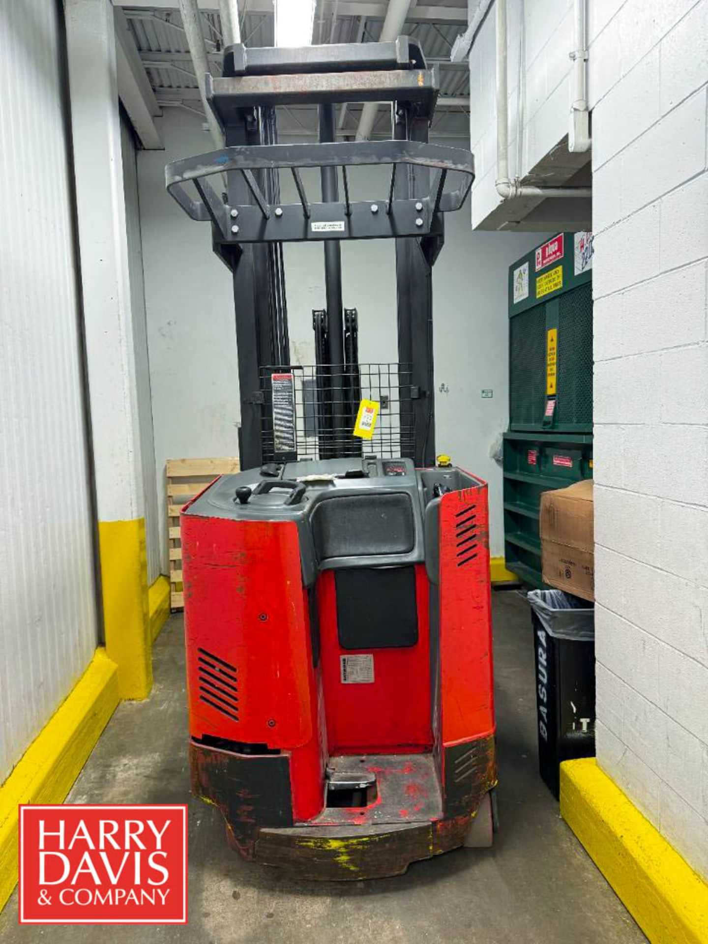 Raymond 2,500 LB Capacity 205" High‑Reach Deep‑Reach Fork Truck, Model ...