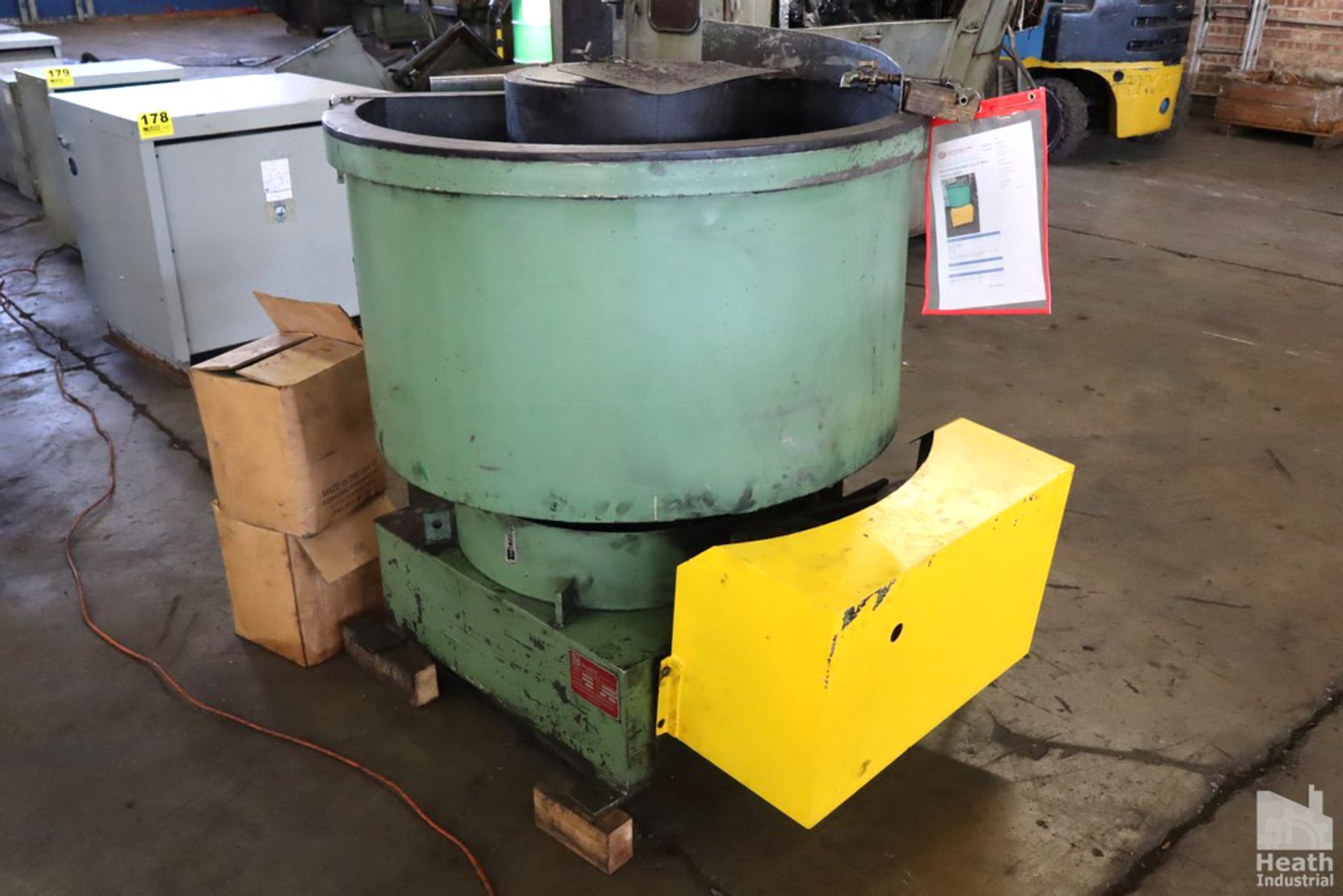 ROTO-FINISH/ ULTRAMATIC 5 CUBIC FT. VIBRATORY FINISHING MILL MODEL SVB ...