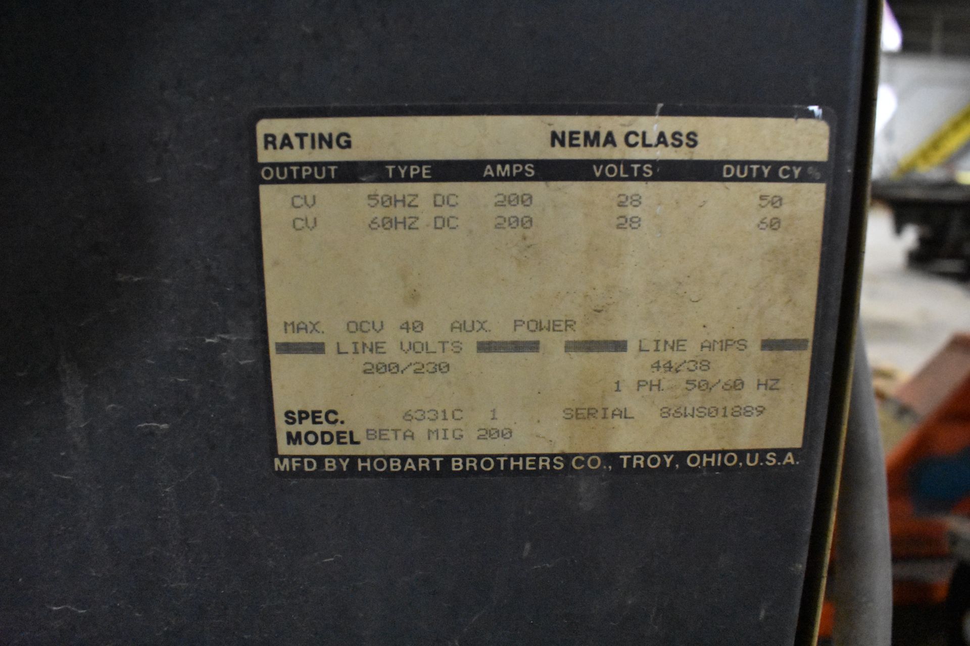 HOBART BETA-MIG 200 PORTABL MIG WELDER