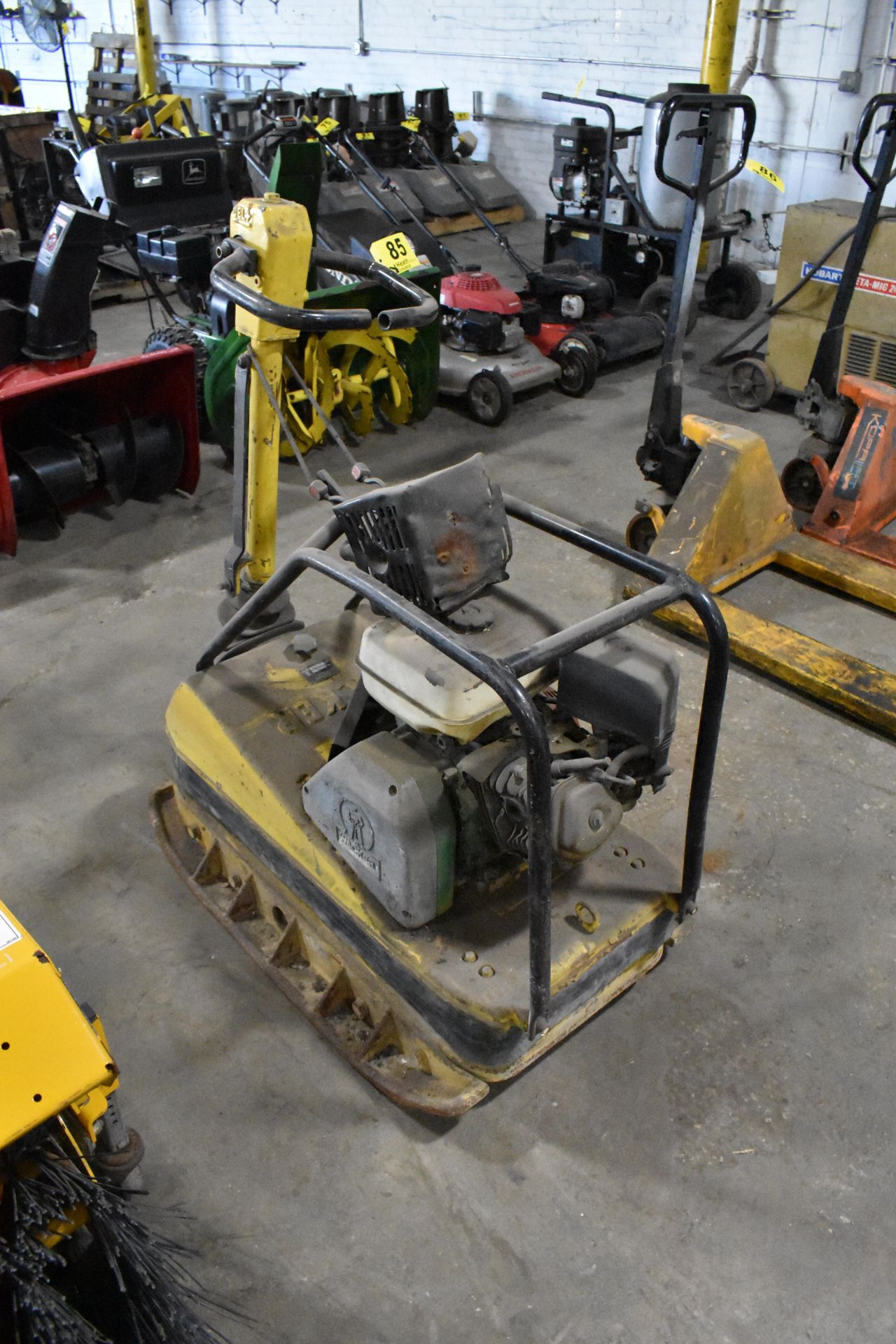 WACKER MODEL BPU 3345A 3,000 RPM GAS POWERED PLATE COMPACTOR WITH HONDA ...