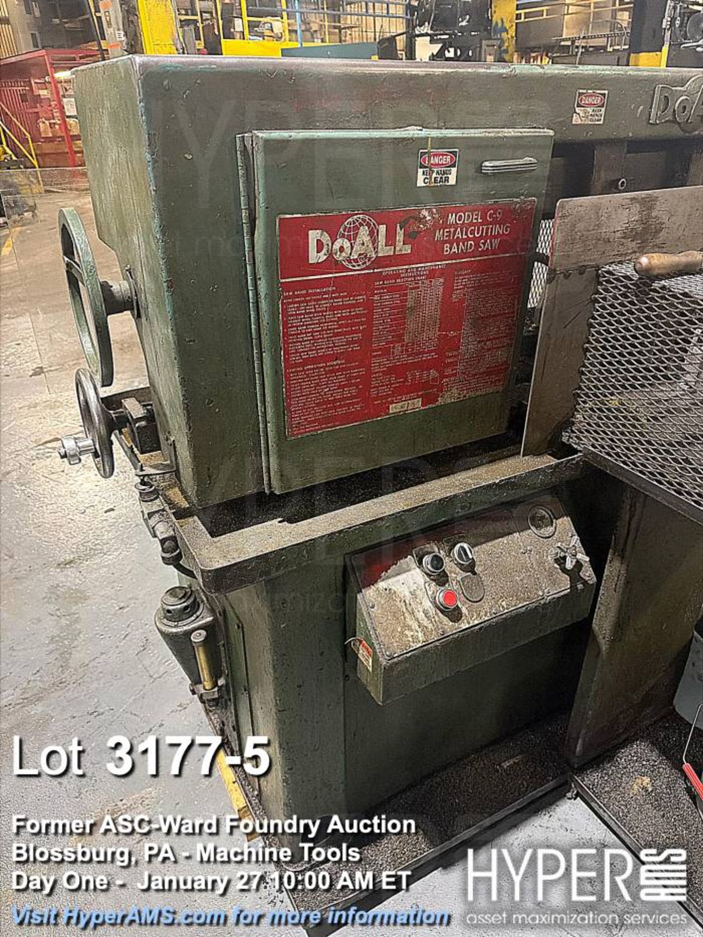 DoALL C-9 Metal Cutting Band Saw, Voltage: 208, Amperage: 40 Inst. / 6. ...