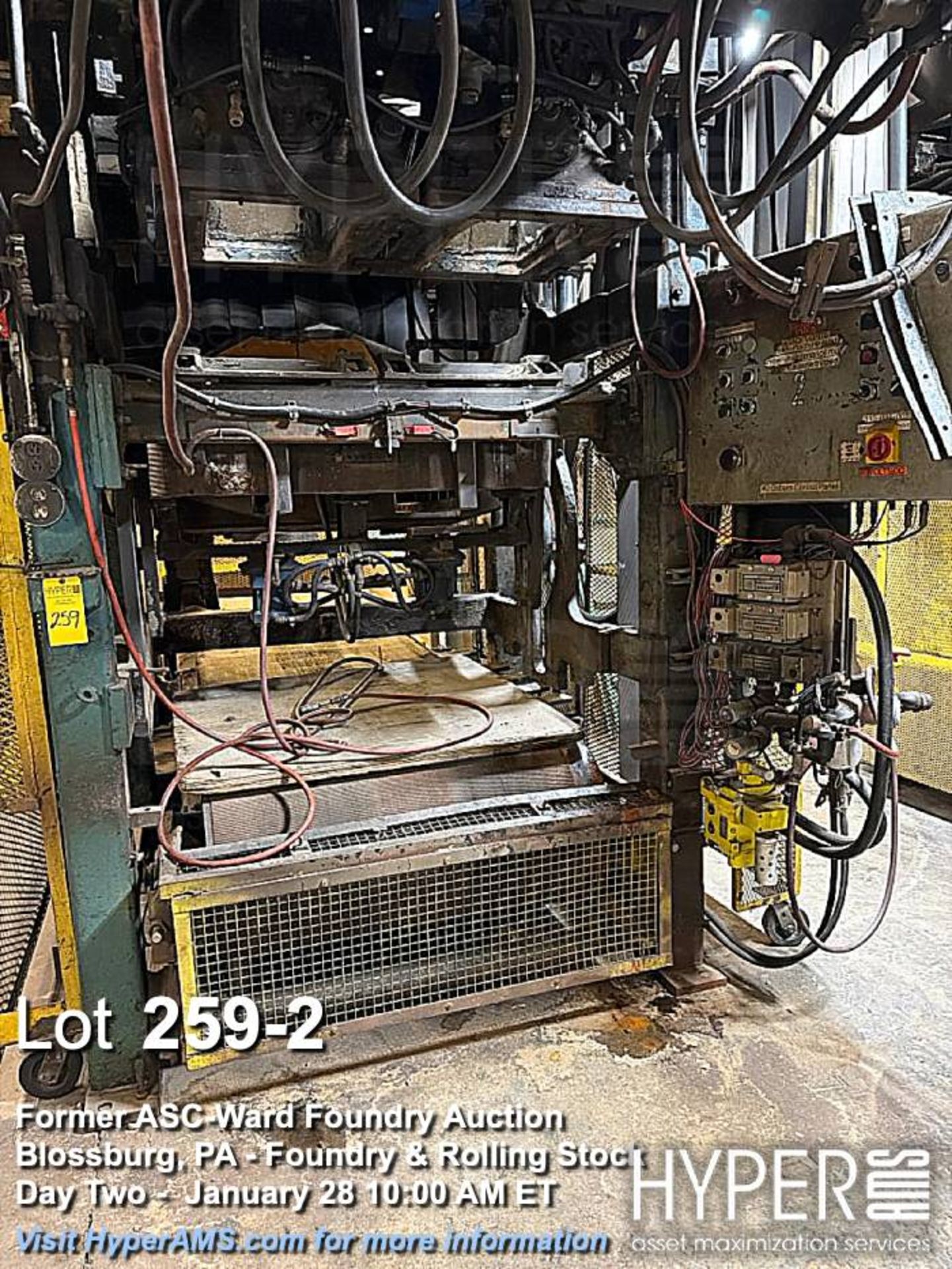 Osborn core machine with controls and hydraulic system