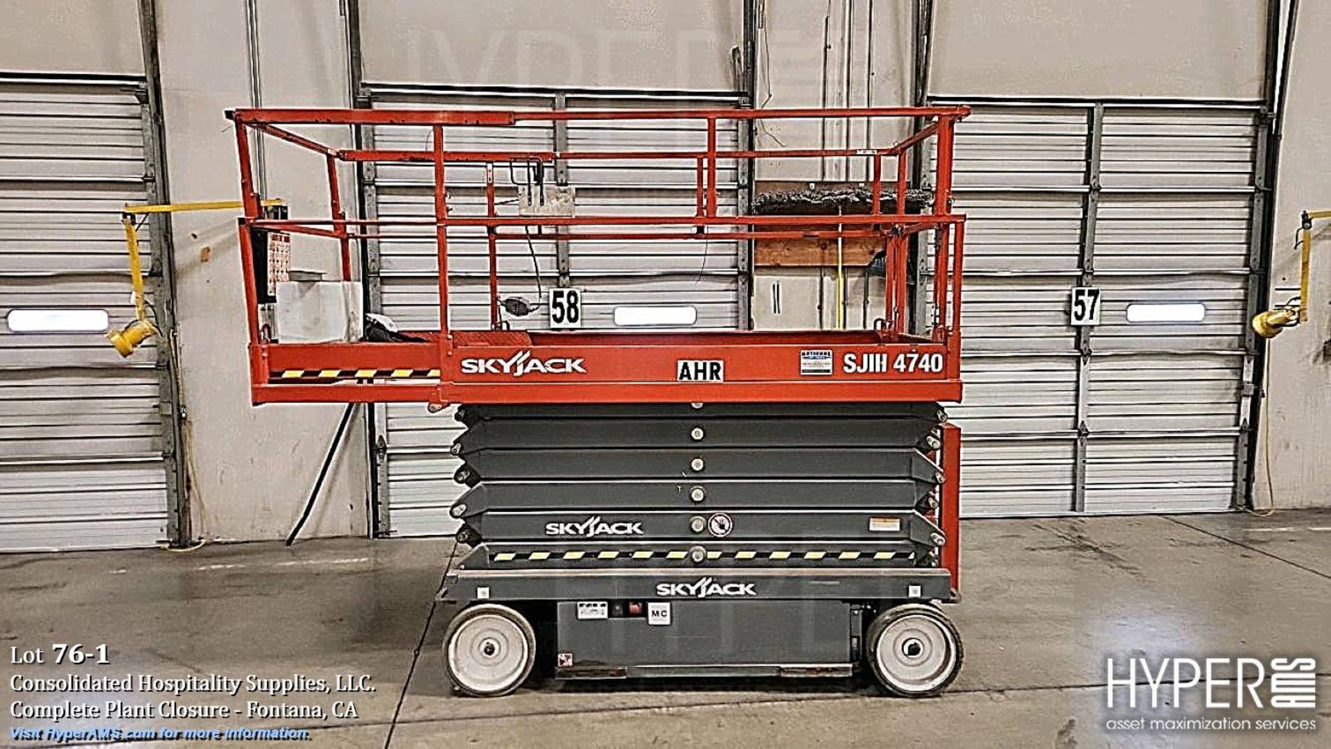 Skyjack SJIII 4740 Scissor Lift, 40 ft Platform Height, 500 lbs ...