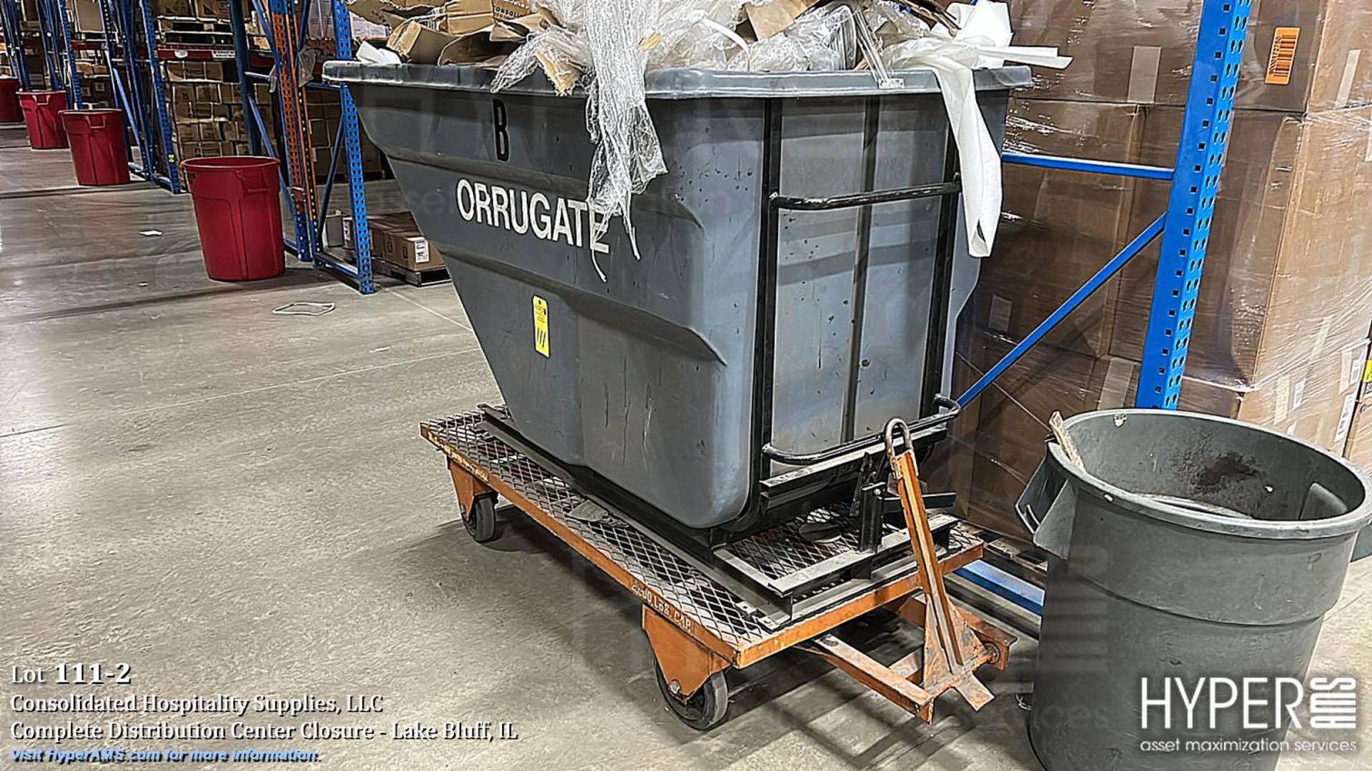 Rubbermaid 1069 Industrial Dump Hopper with Towable Taylor-Dunn Cart ...