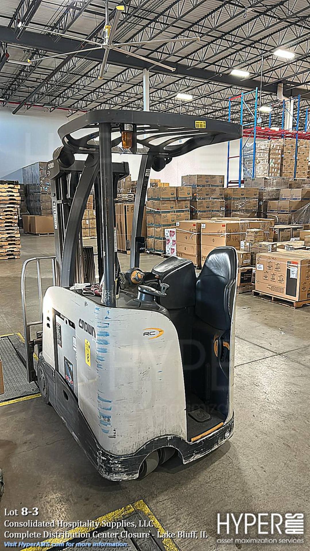 Crown RC 5500 Series Electric Forklift, 3,000 lbs capacity, electric ...