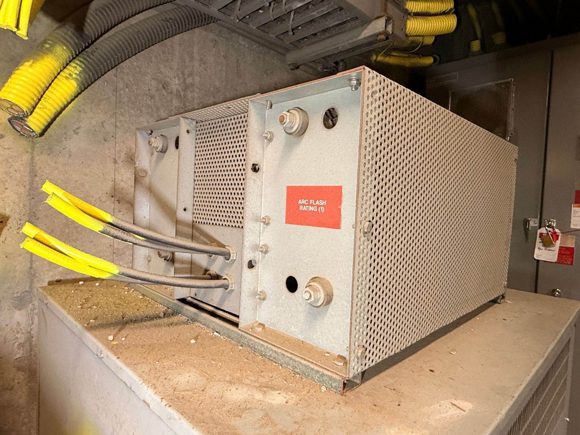 HAMMOND Dry-Type Transformer 460 V, 240Y/139 LV/BT, (Loc. Building 11 ...