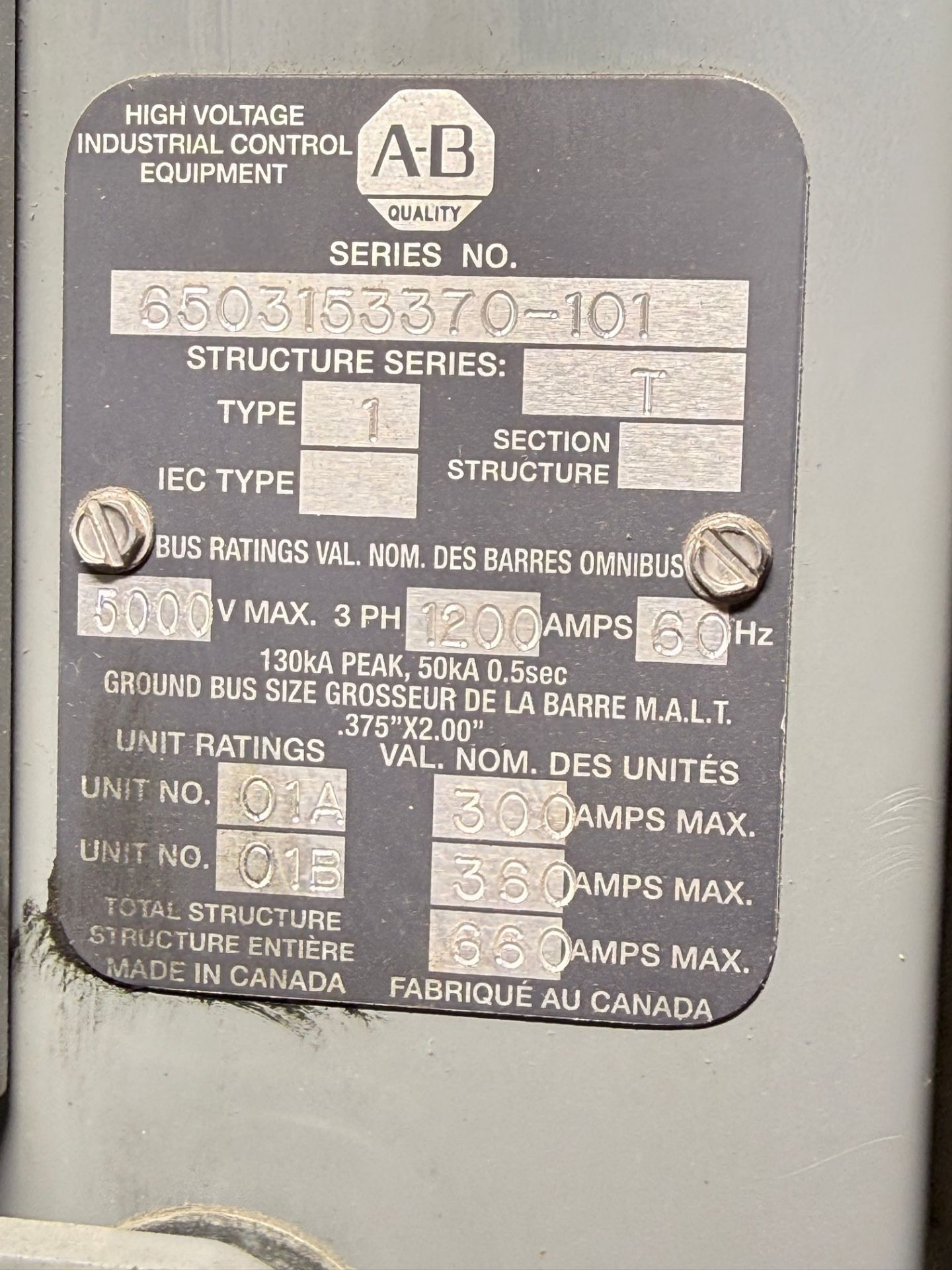 ALLEN-BRADLEY BREAKER 5000 V Max. 300 Amps, 3-phase, 1200 Amps 60 Hz ...