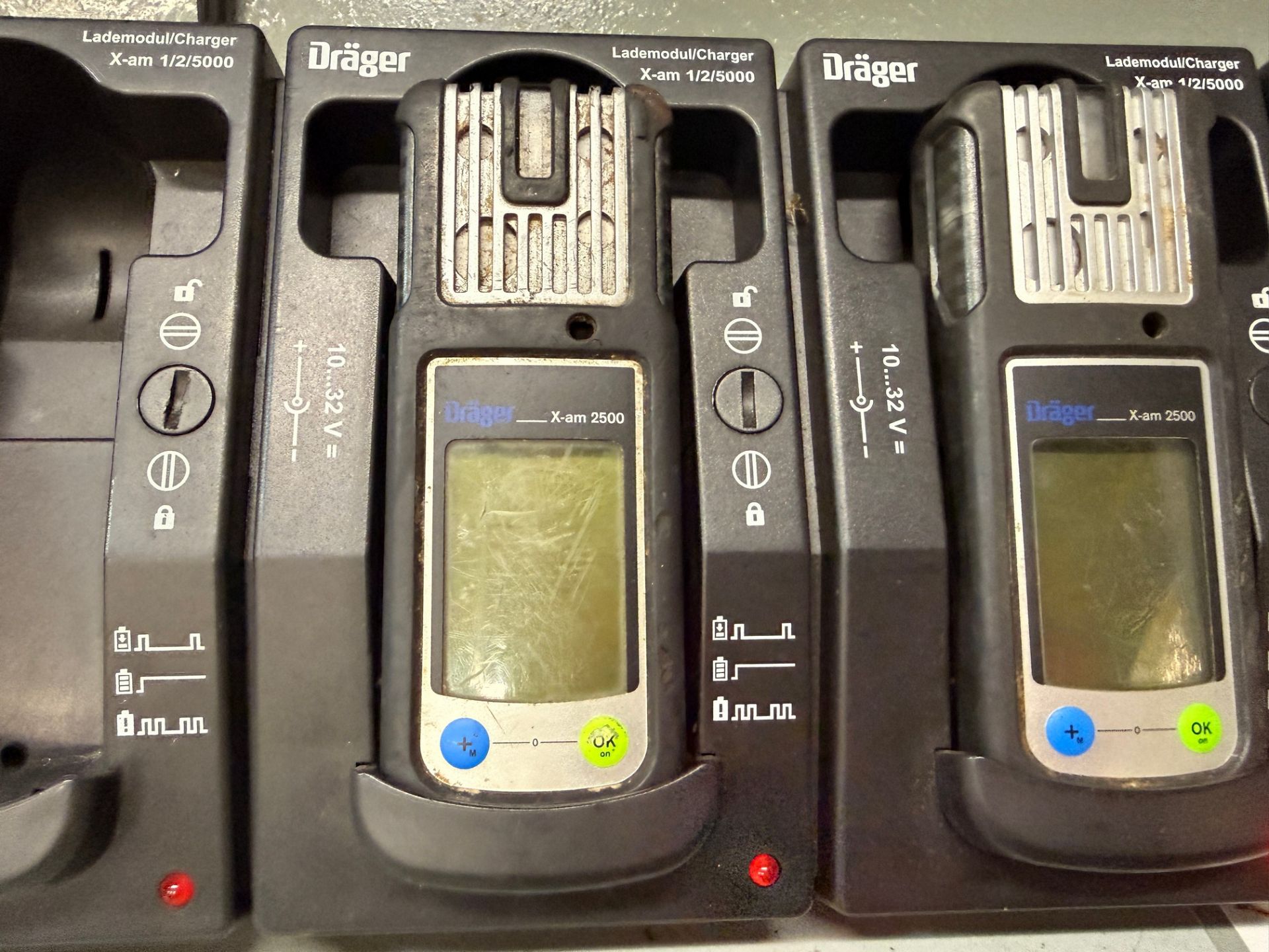(1) Lot of (3) DRAGER X-am 25000 Lademodul / Charger 10- 32 V, Equipped ...