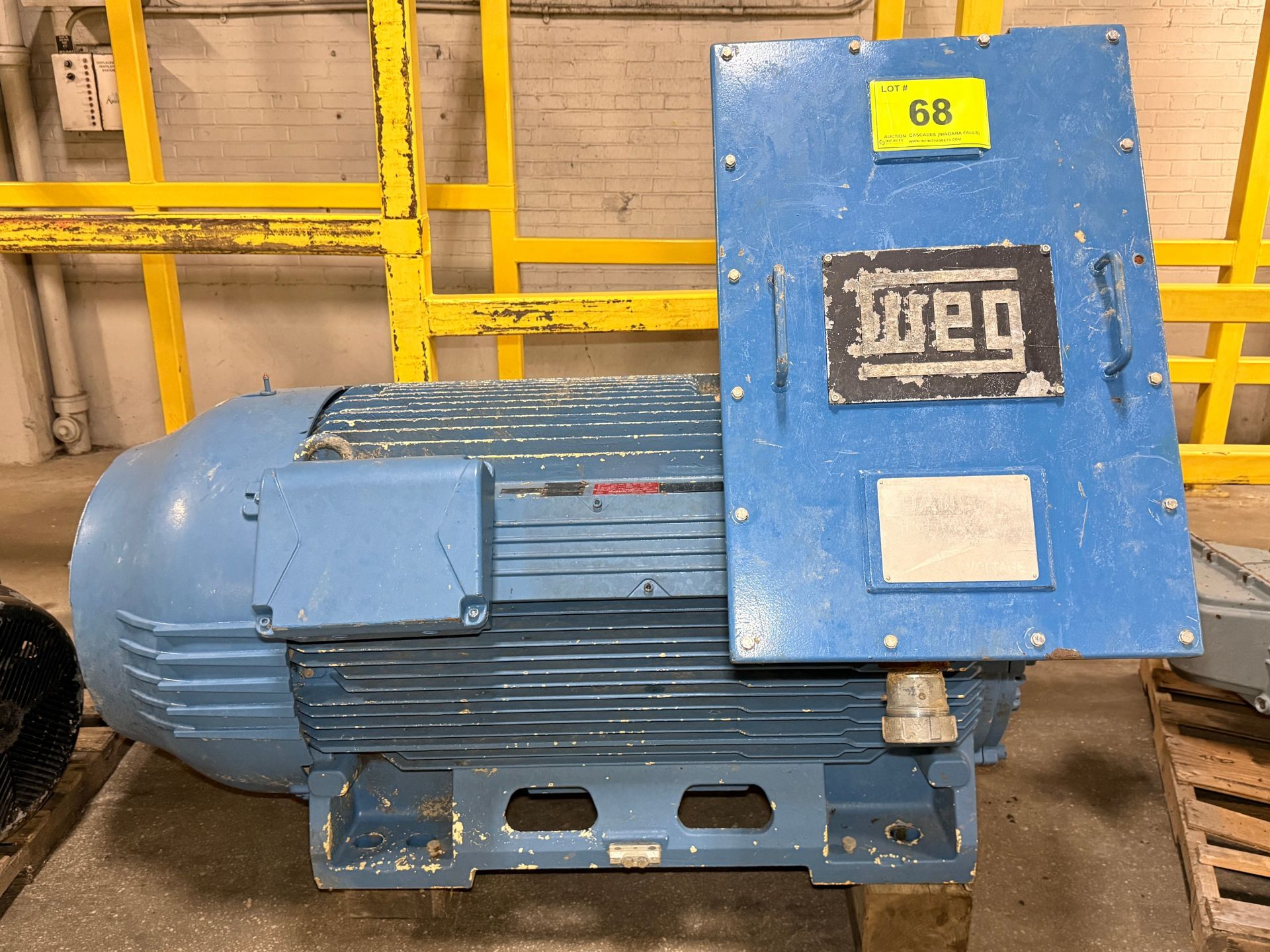 (2021) WEG Motor 700 Hp, 2300 V, 161 Amps, 1192 (RPM) 3 Ph, 6806/09 Fr ...