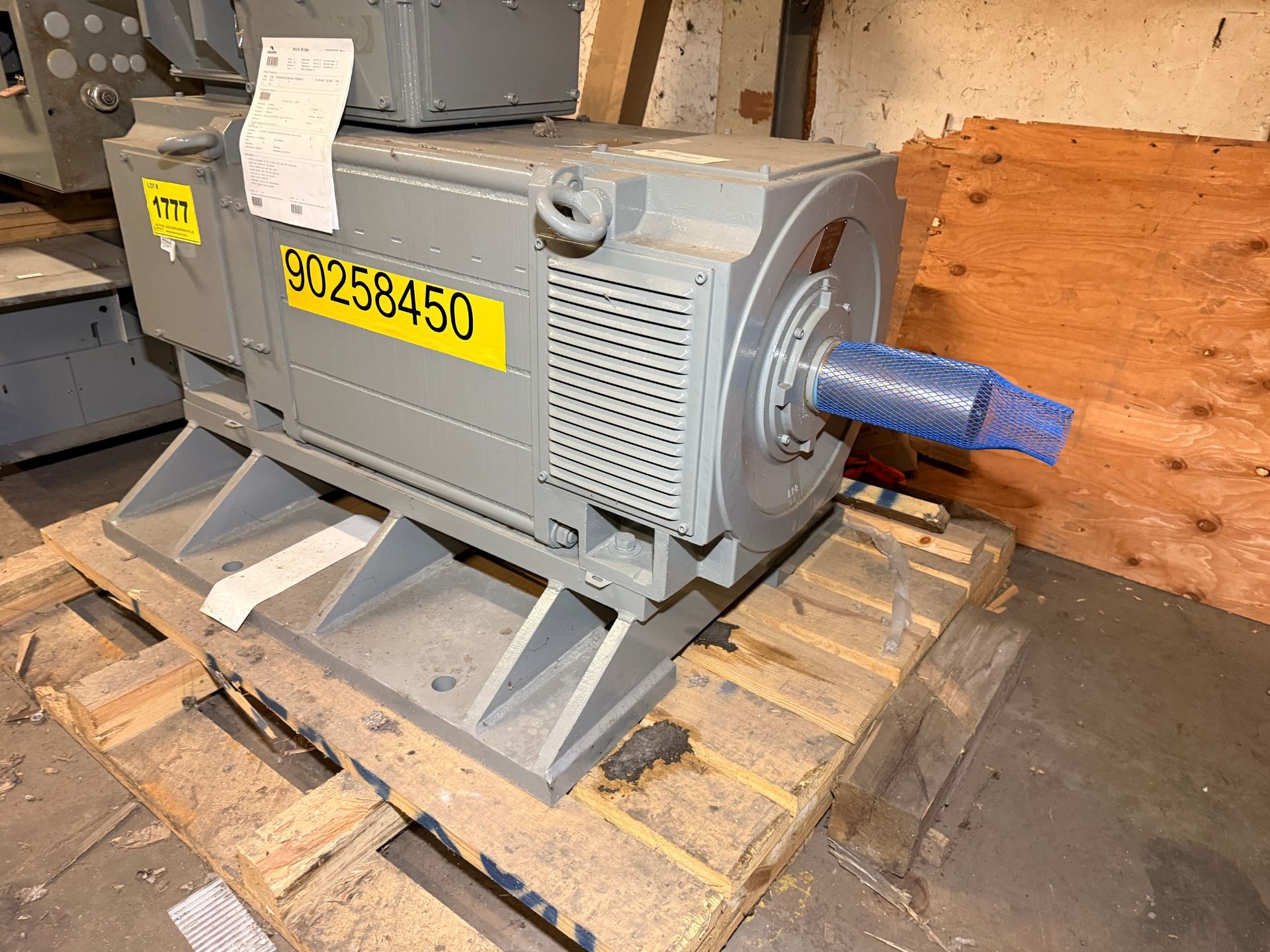 LOUIS-ALLIS DC MOTOR 250HP, 42800 frame, 650-1600 (rpm)s/n. 23-15589-01 ...