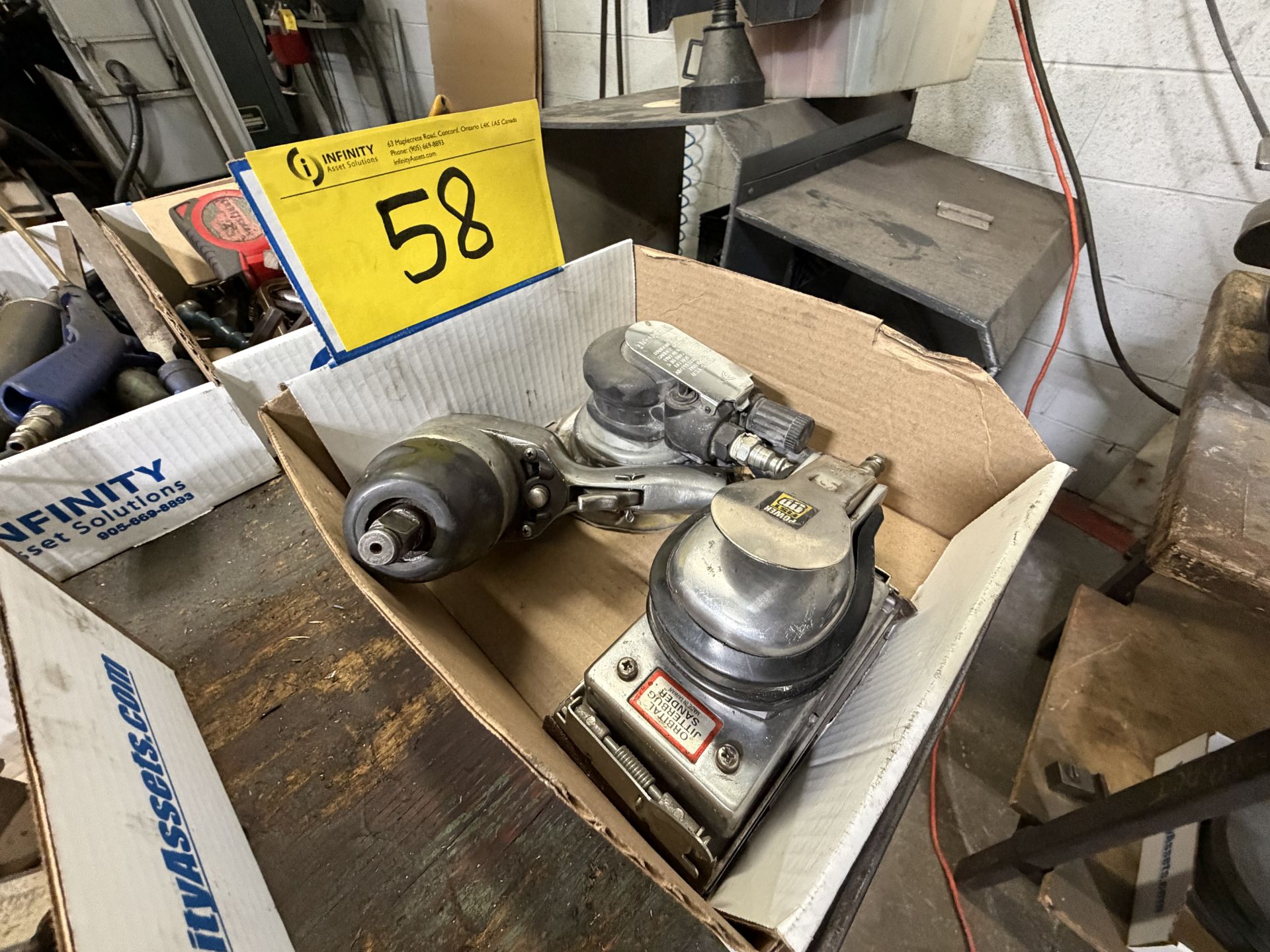 LOT OF PNEUMATIC SQUARE SANDING, CIRCULAR SANDING AND IMPACT GUN
