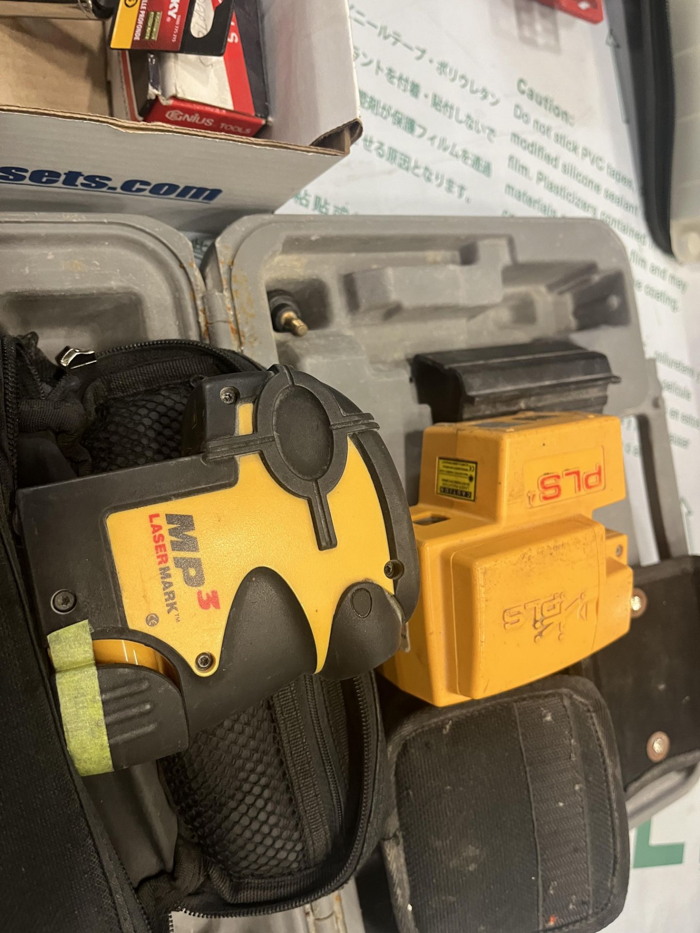 PLS4 AND MP3 LASER MARK LEVELS W/ CASES