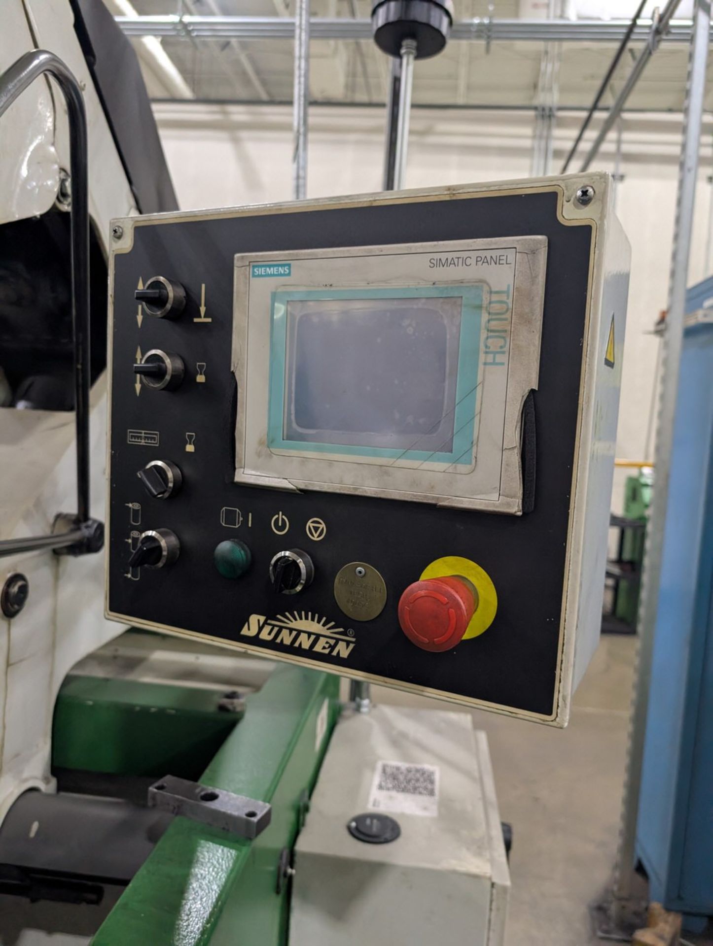 Sunnen SV-10-D Honing Machine 220-230/3/50-60 W/ (2) 12" 3-Jaw Chucks ...