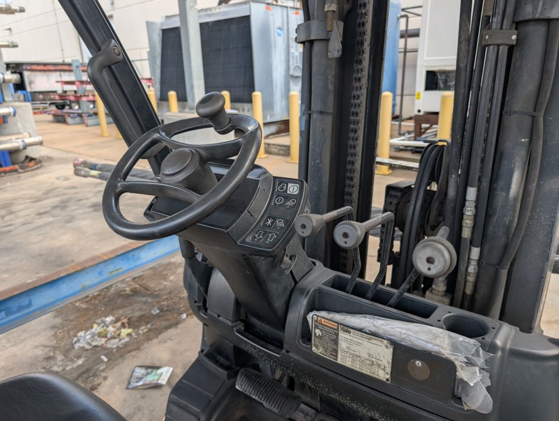 Yale GLC080VXNGSE088 8K LP Forklift 48" Forks 185" Lift Ht. Cap., 3 ...