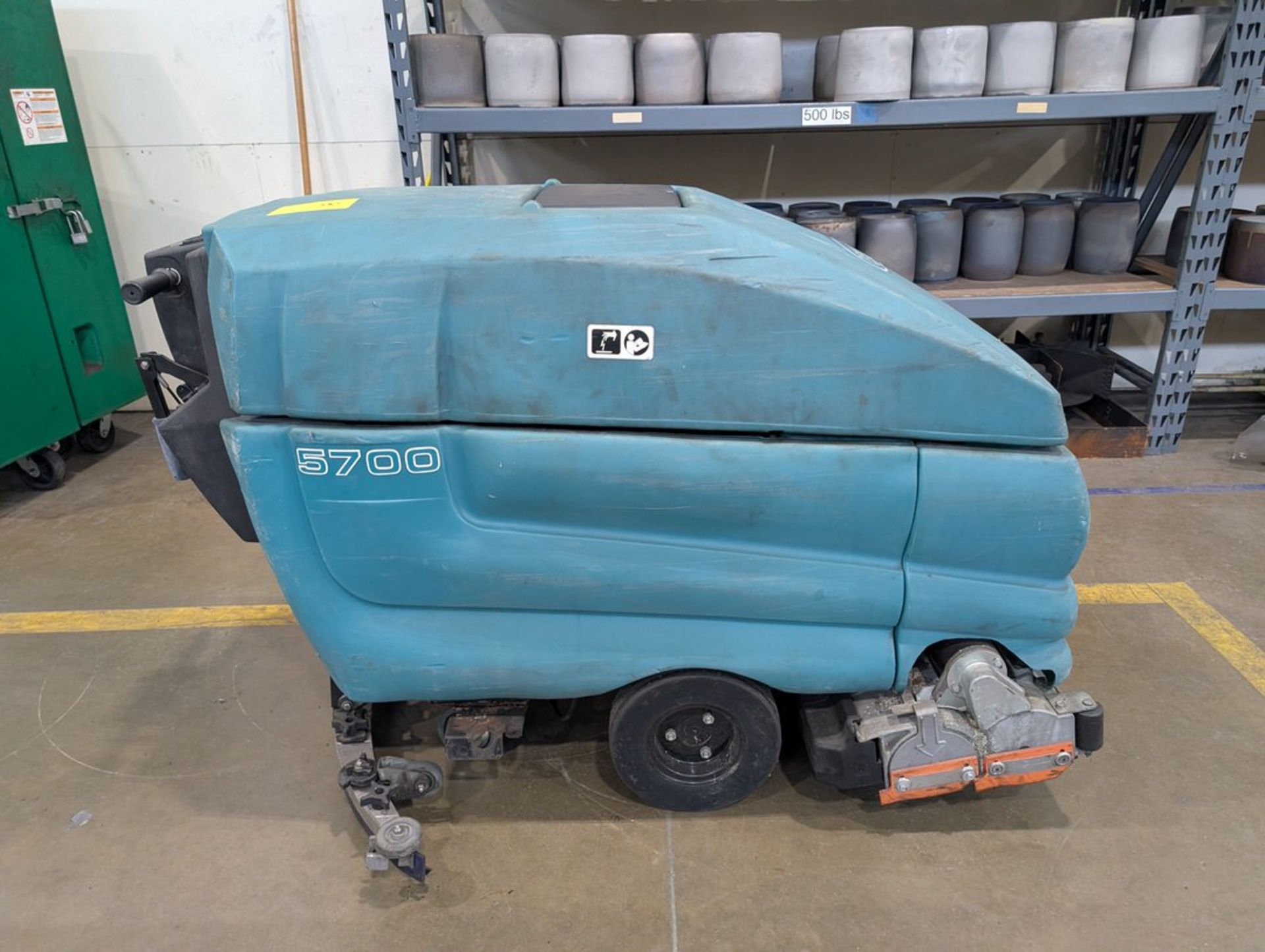 Tennant 5700 32" Disc Floor Scrubber 814.2 hrs
