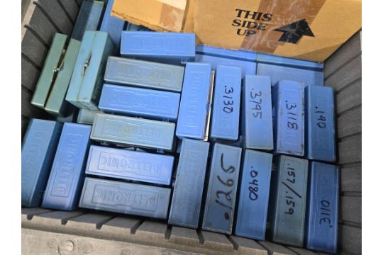 Container, Deltronic Pins
