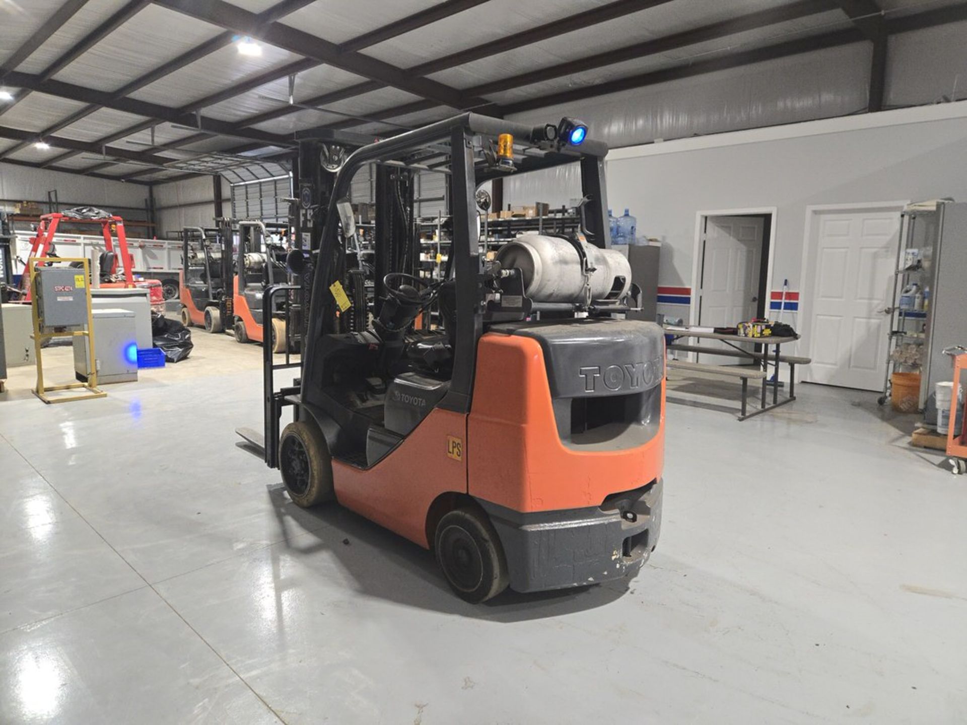 Toyota 8FGCU30 Forklift w/ Side Shift, 2 Stage Mast; 5,120lb Capacity ...