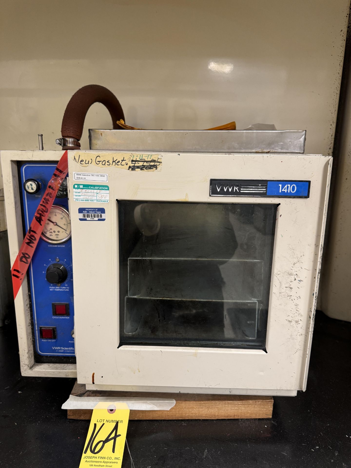 VWR 1410 Lab Bench Oven w/ Vac Fox Motor Pump