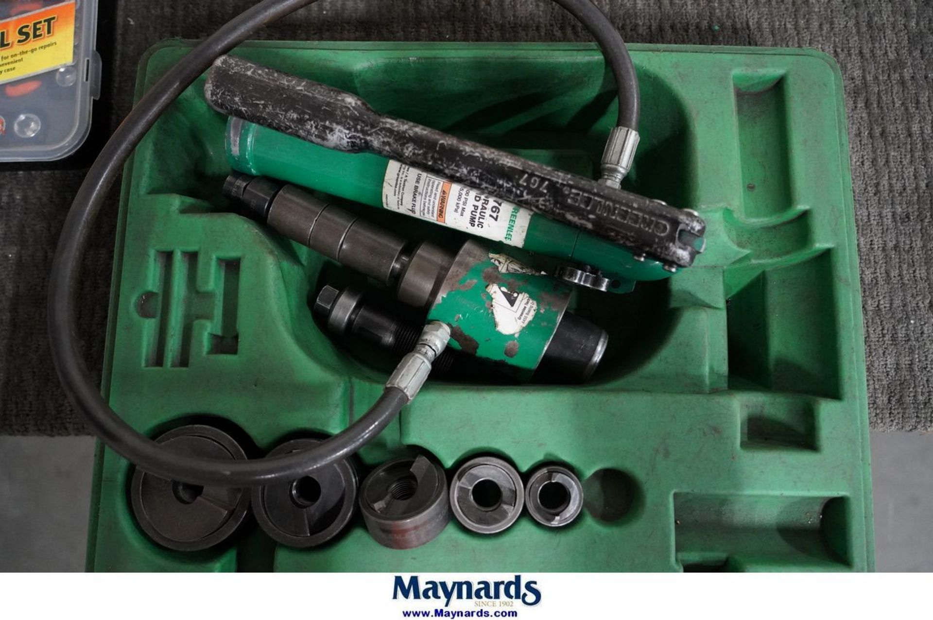 Greenlee 767 Hydraulic Hand Pump Kit 6,500 PSI Max