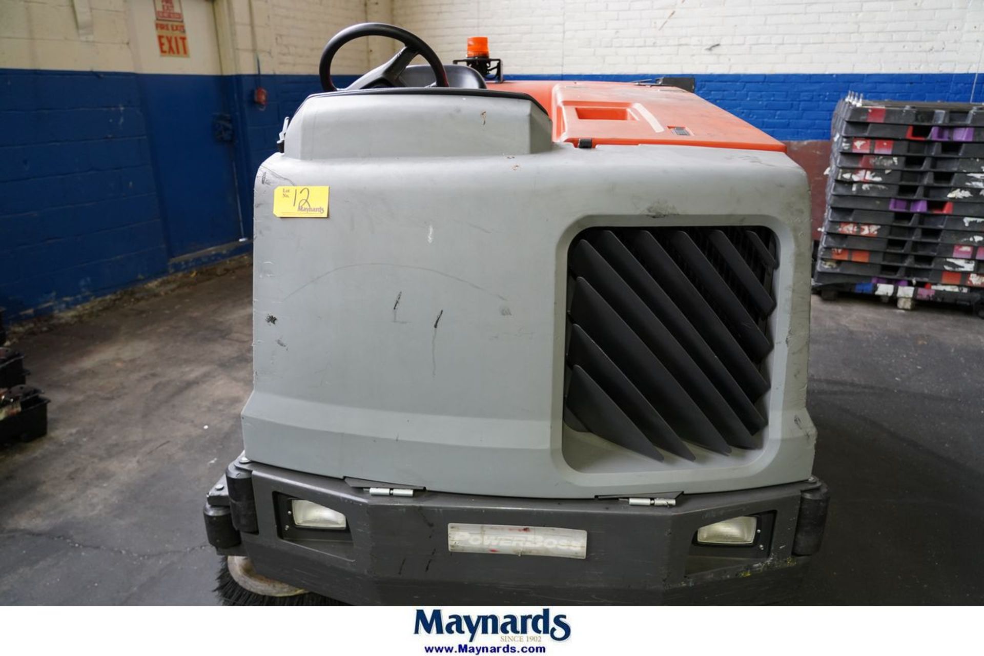 Powerboss Nautilus HD Ride-On Floor Sweeper/Scrubber Powerboss Nautilus ...