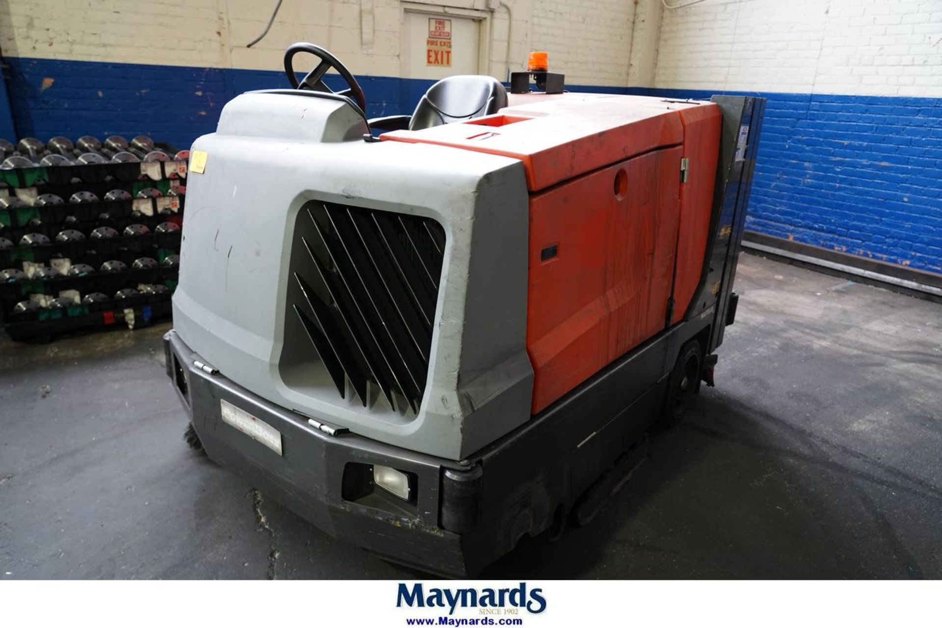 Powerboss Nautilus HD Ride-On Floor Sweeper/Scrubber Powerboss Nautilus ...