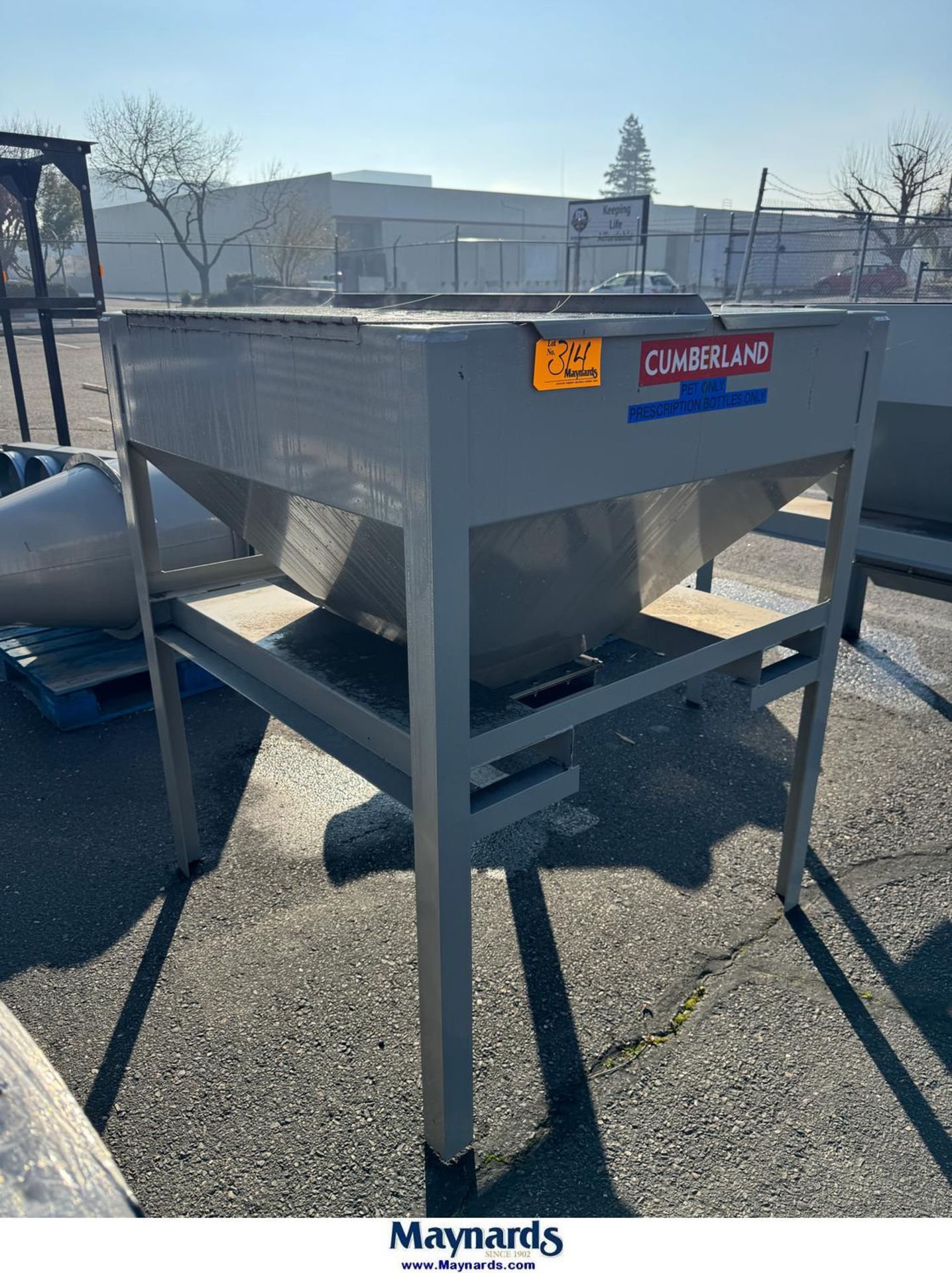 Cumberland Box Funnel Overall Dimensions: 44" x 44" x 54" [Loc: 500 ...
