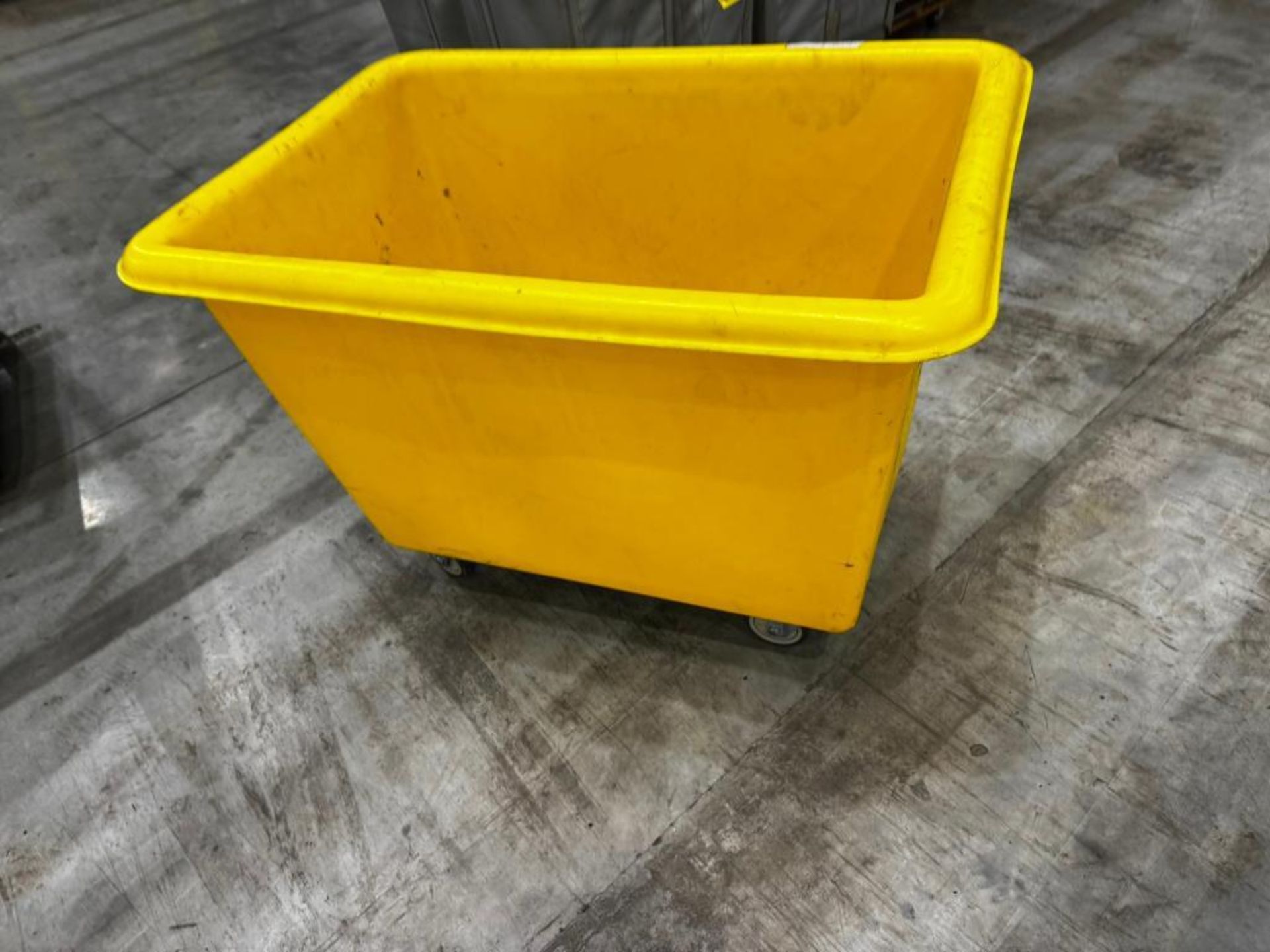 Uline Poly Box Truck