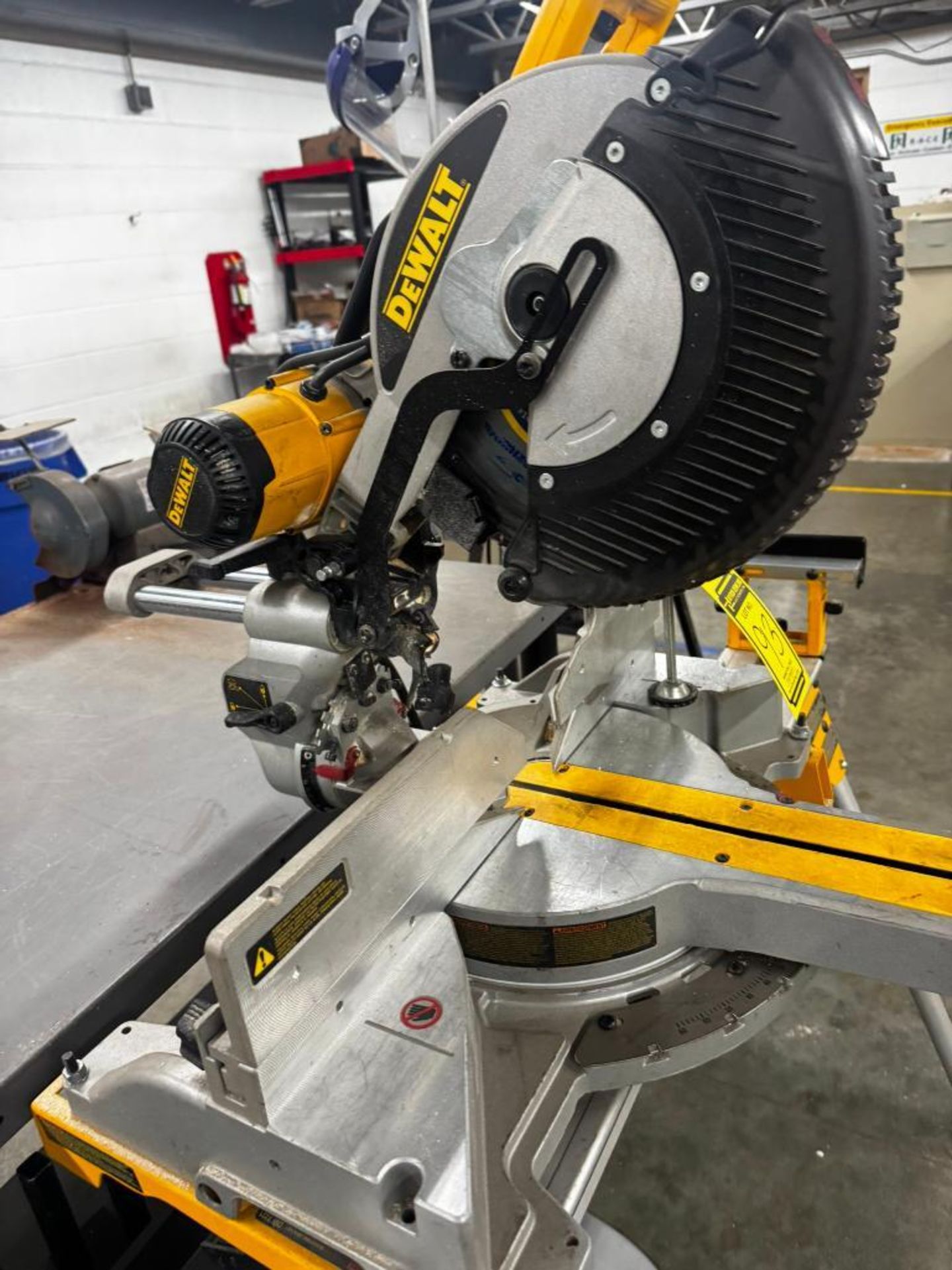 Dewalt Double Bevel Sliding Compound Miter Saw, Model DW718, w/ Miter ...