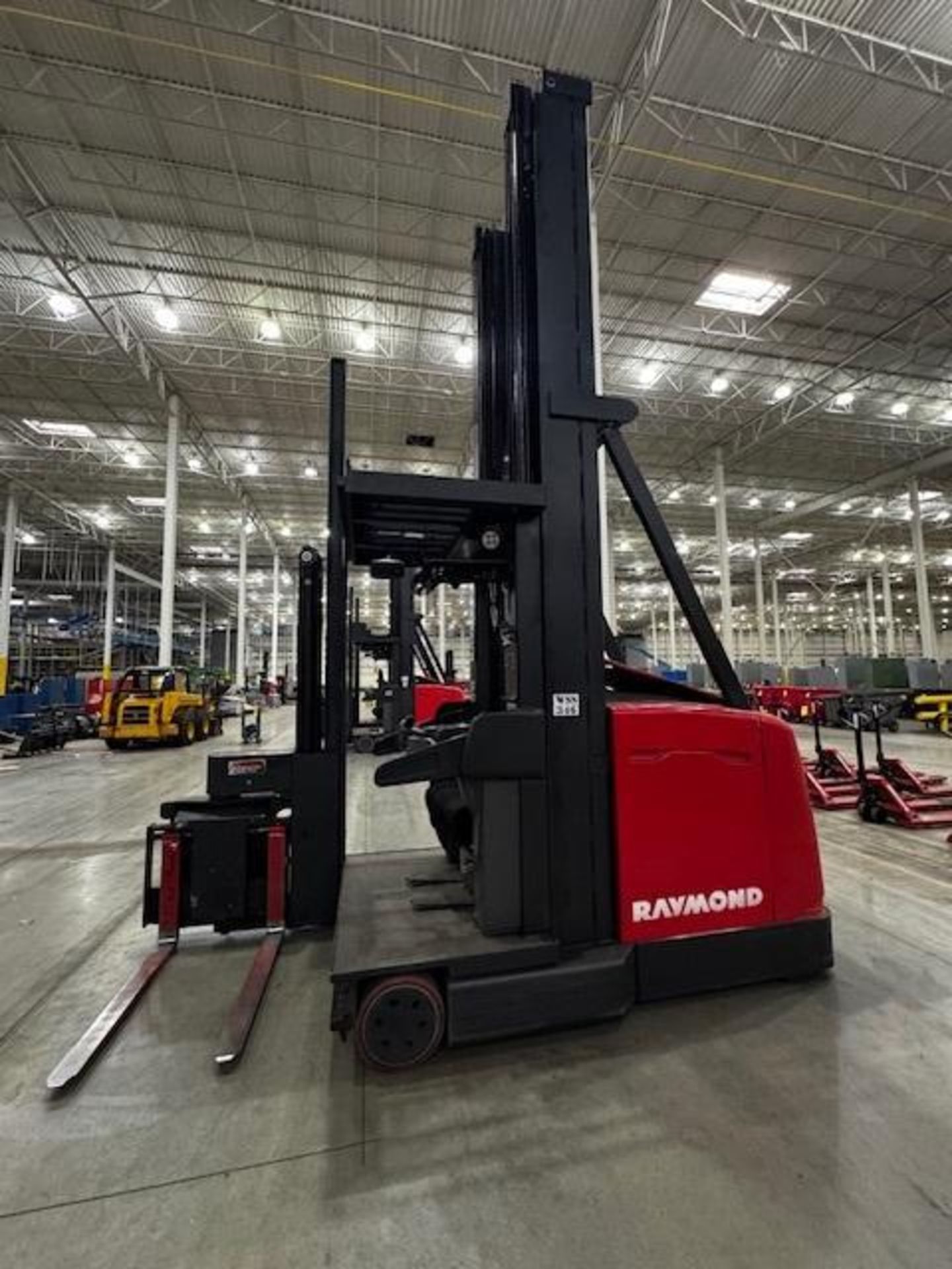 2013 Raymond 3,000 LB. Turret Truck, 48 Volt, 32' Lift Height, Swinging ...