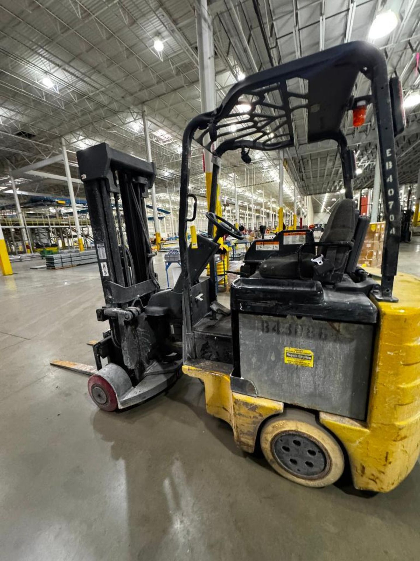 Landoll Bendy 4,000 LB. Forklift, 198" Lift Height, 3-Stage Mast, 48 ...