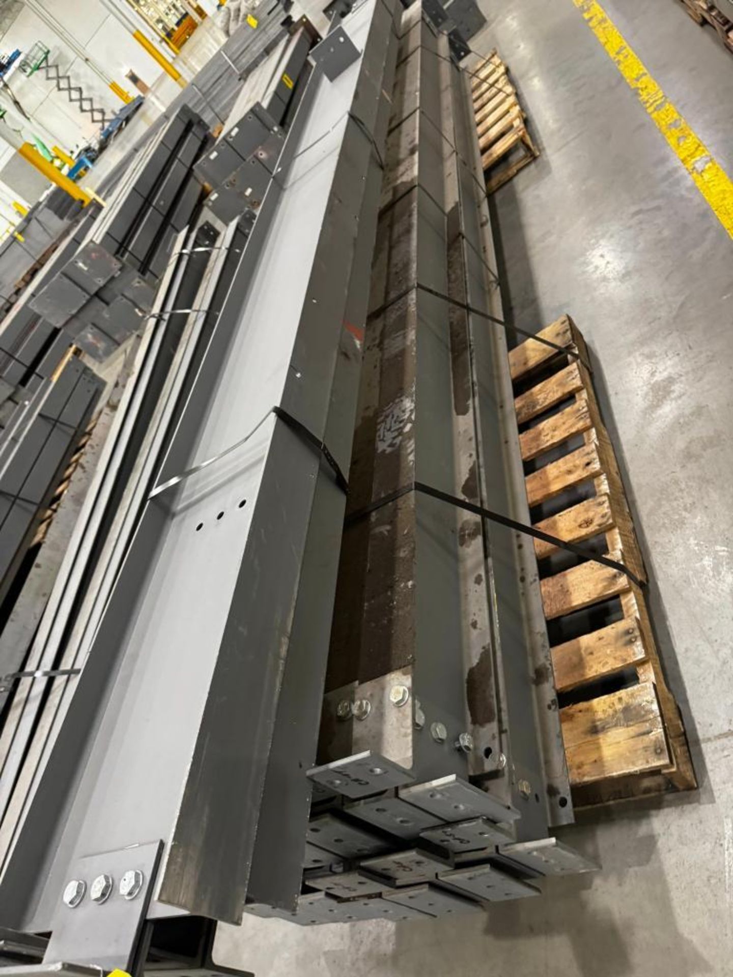 { Group of lots: 1408, 1410, 1411, 1412, 1413 (P) } (26x) Steel I Beams ...