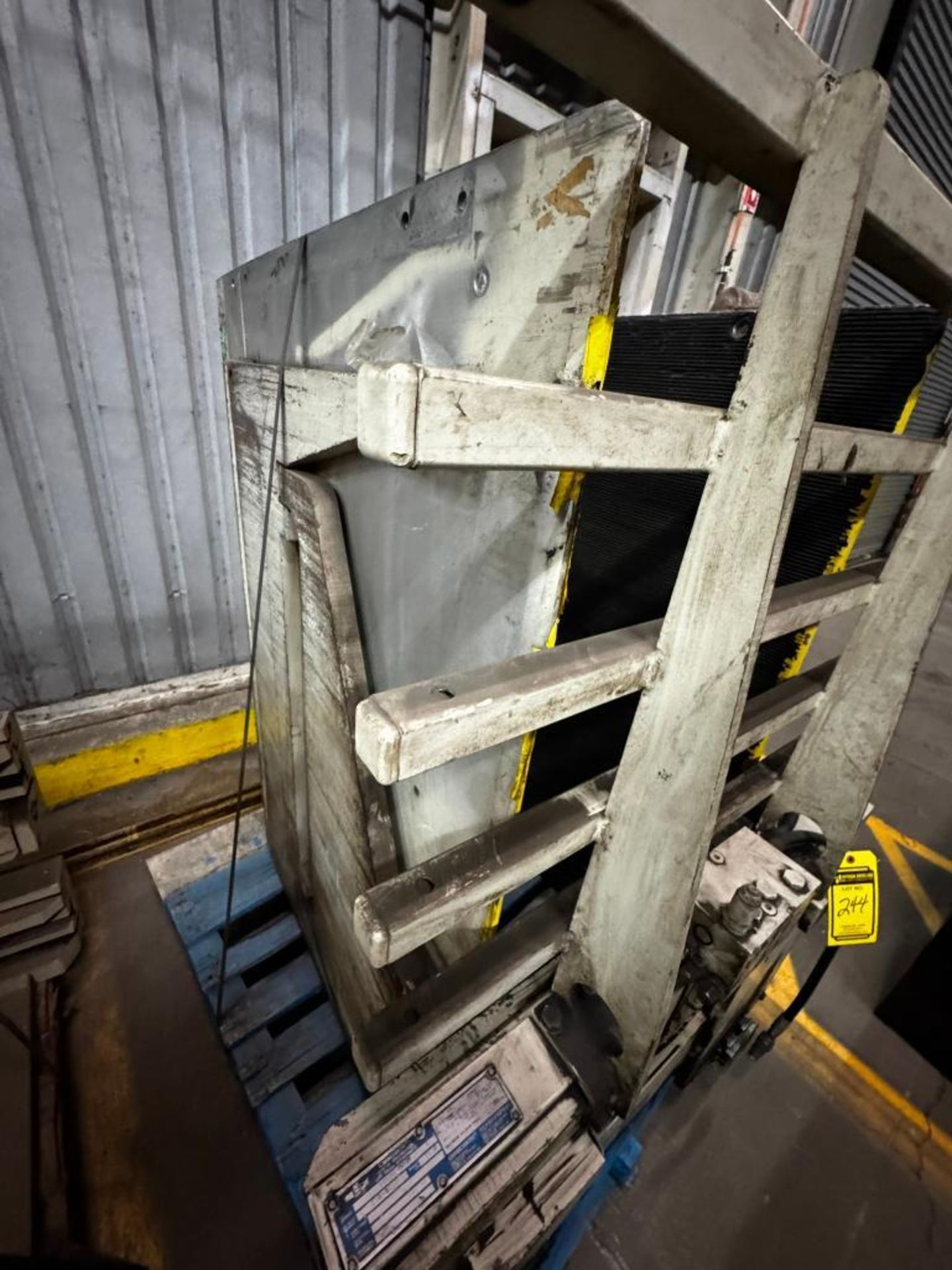Cascade Forklift Clamp