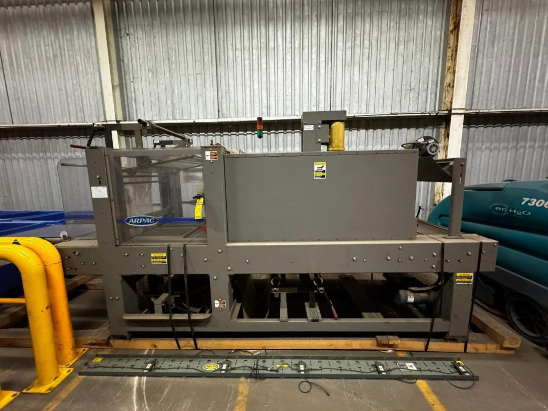 Arpac Shrink Wrapper Machine Bundles and Heat Tunnel, 3-Phase, 460 Volt ...