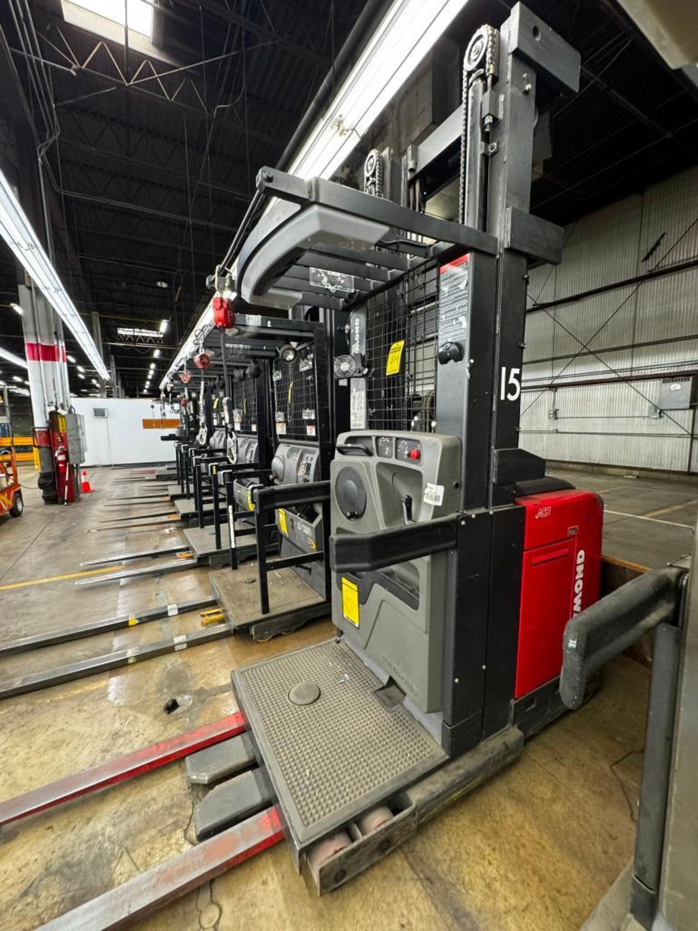 2017 Raymond 3,000-LB. Order Picker, 24 V, Model 550-OPC30TT, S/N 550 ...