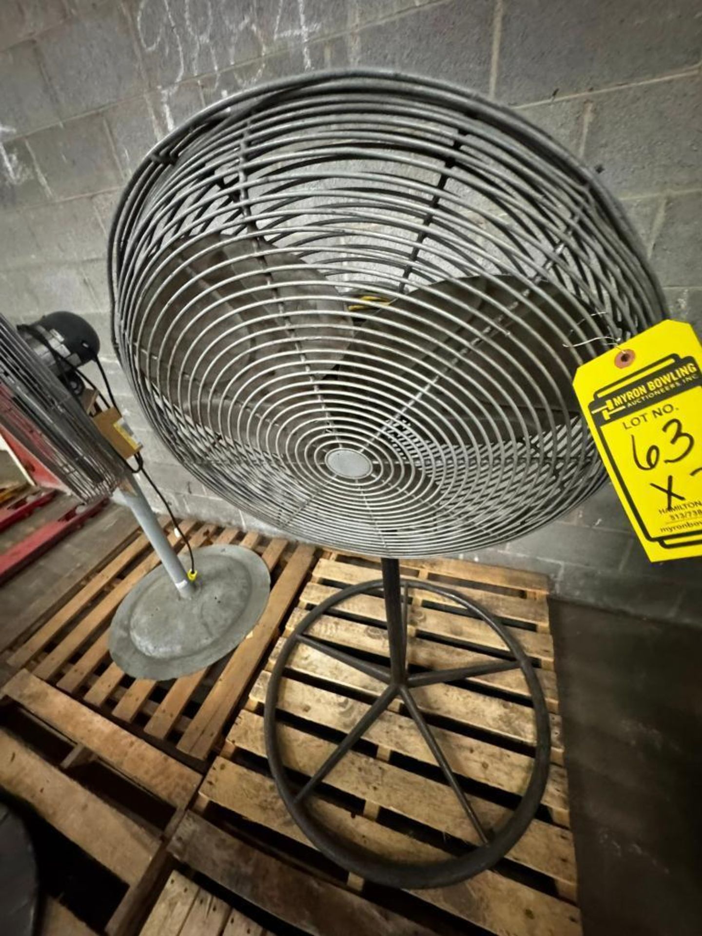 (2x) Dayton Pedestal Fans
