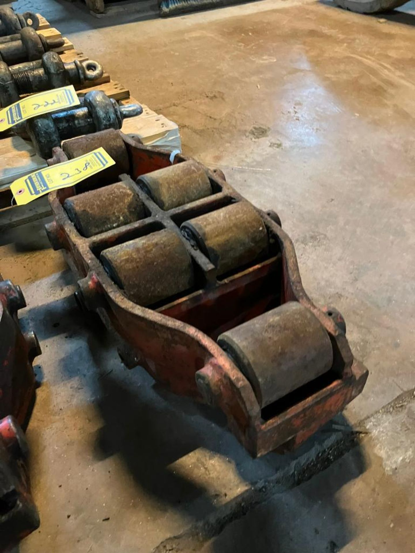 { Choice of lots: 238 } (2) Heavy Haul 37.5-Ton Rigging Machine Moving ...