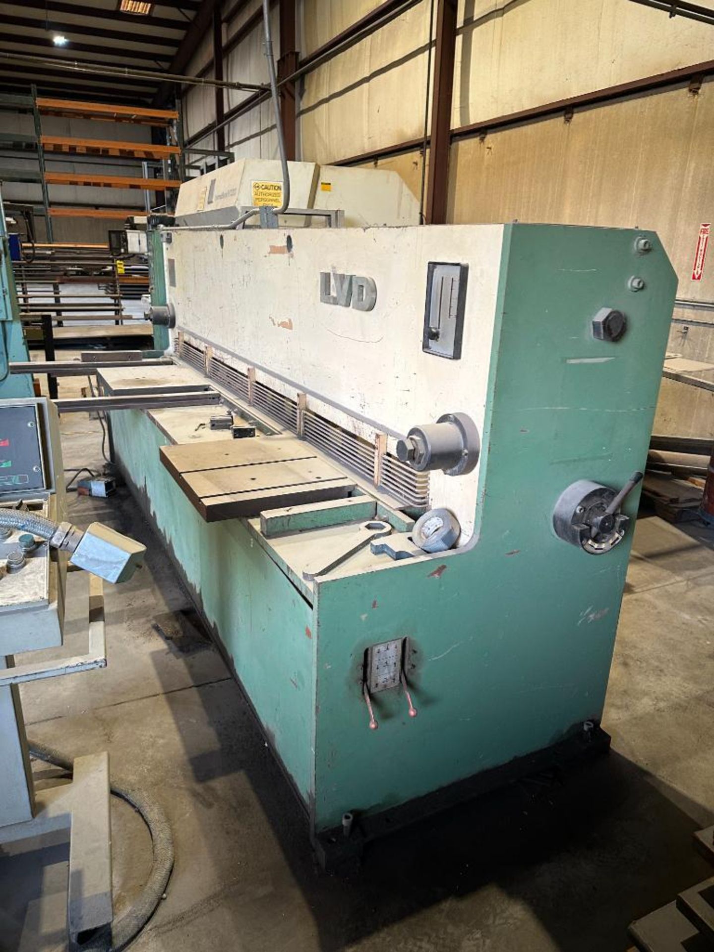LVD Hydraulic Power Squaring Shear, Type: 10 VH 25, S/N 8570, 10' Bed ...