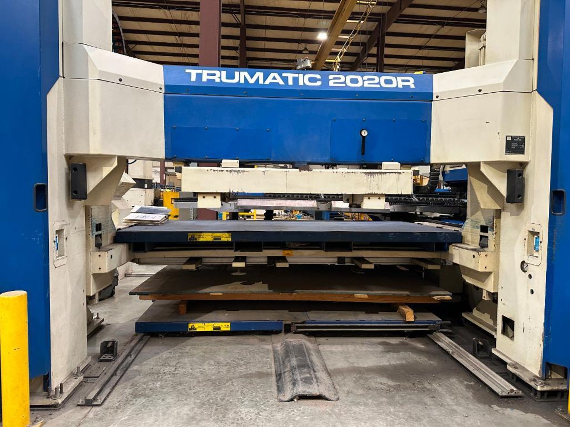 { Choice of lots: 296 } 2004 Trumpf Trumatic 2020R CNC Turret Punching ...