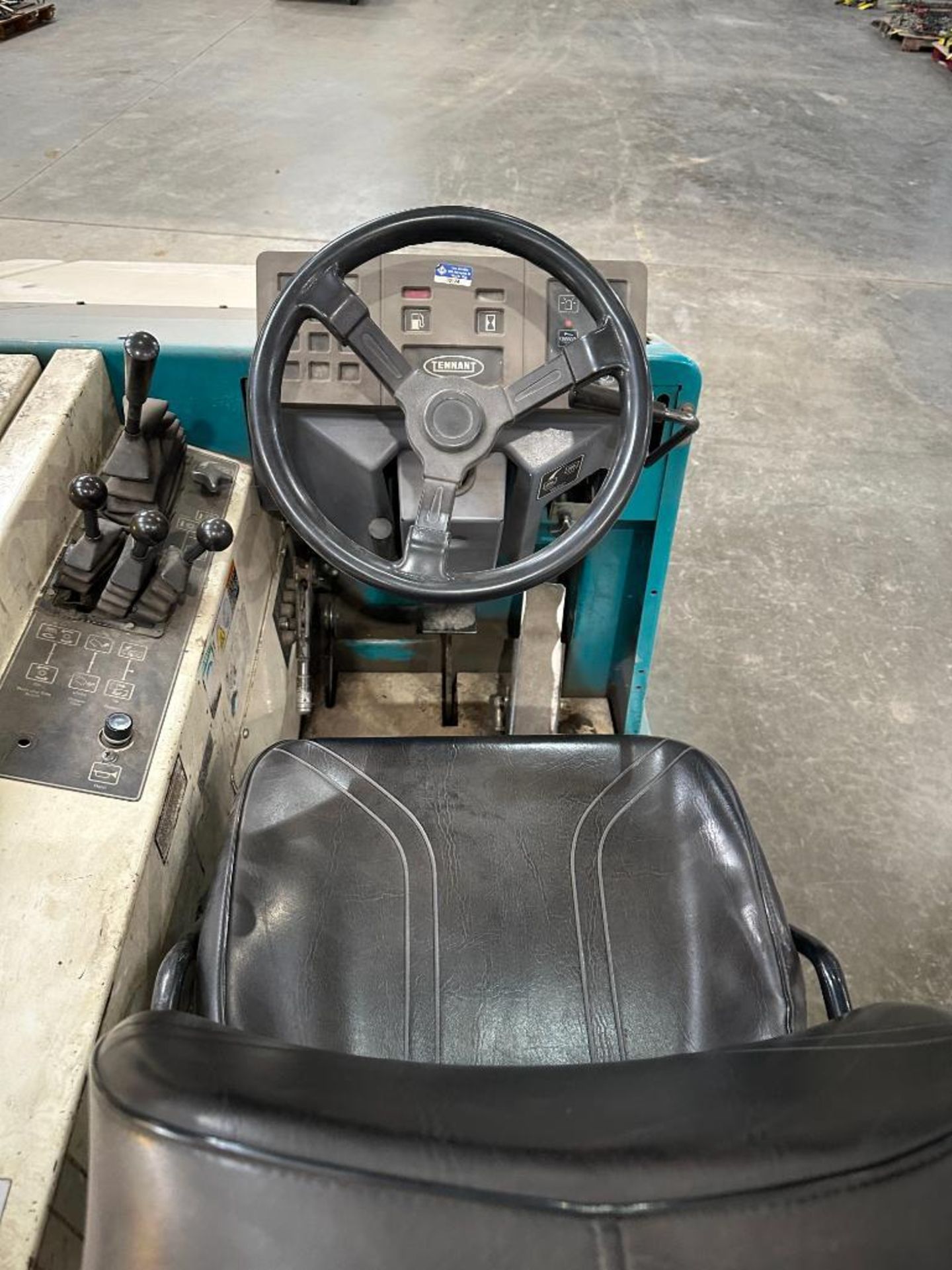 Tennant 355 Sit-Down Floor Scrubber, 5,595 Hours