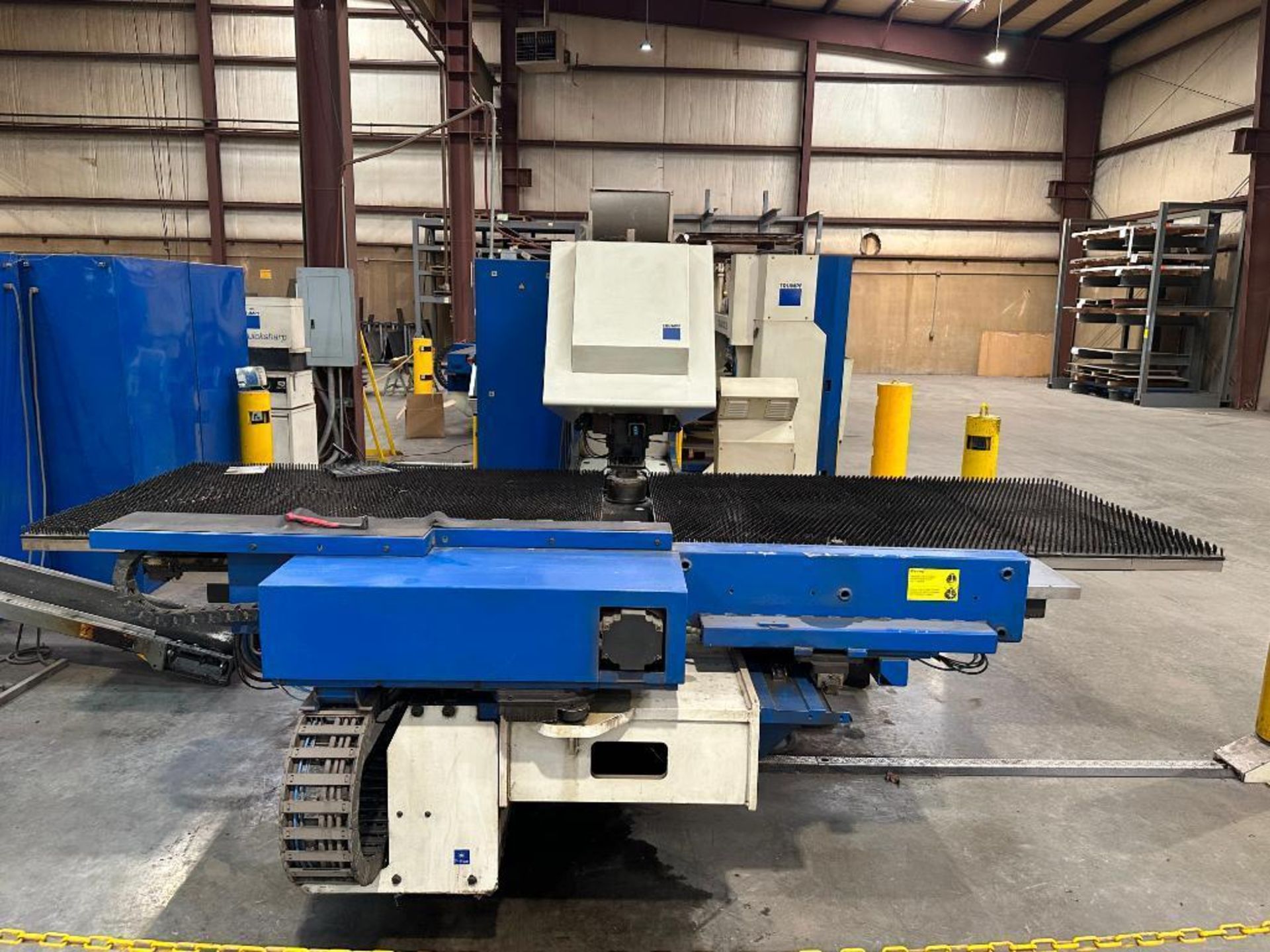 2000 Trumpf Trumatic 2000R CNC Turret Punching Machine, 180-kN Punch ...